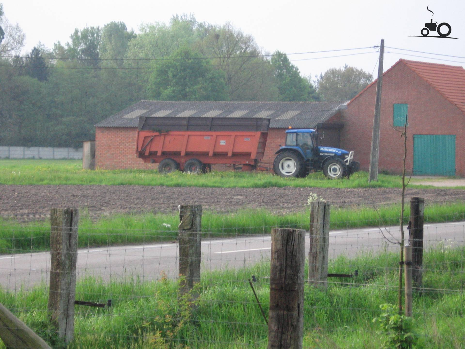 Foto New Holland TM 115 #355572