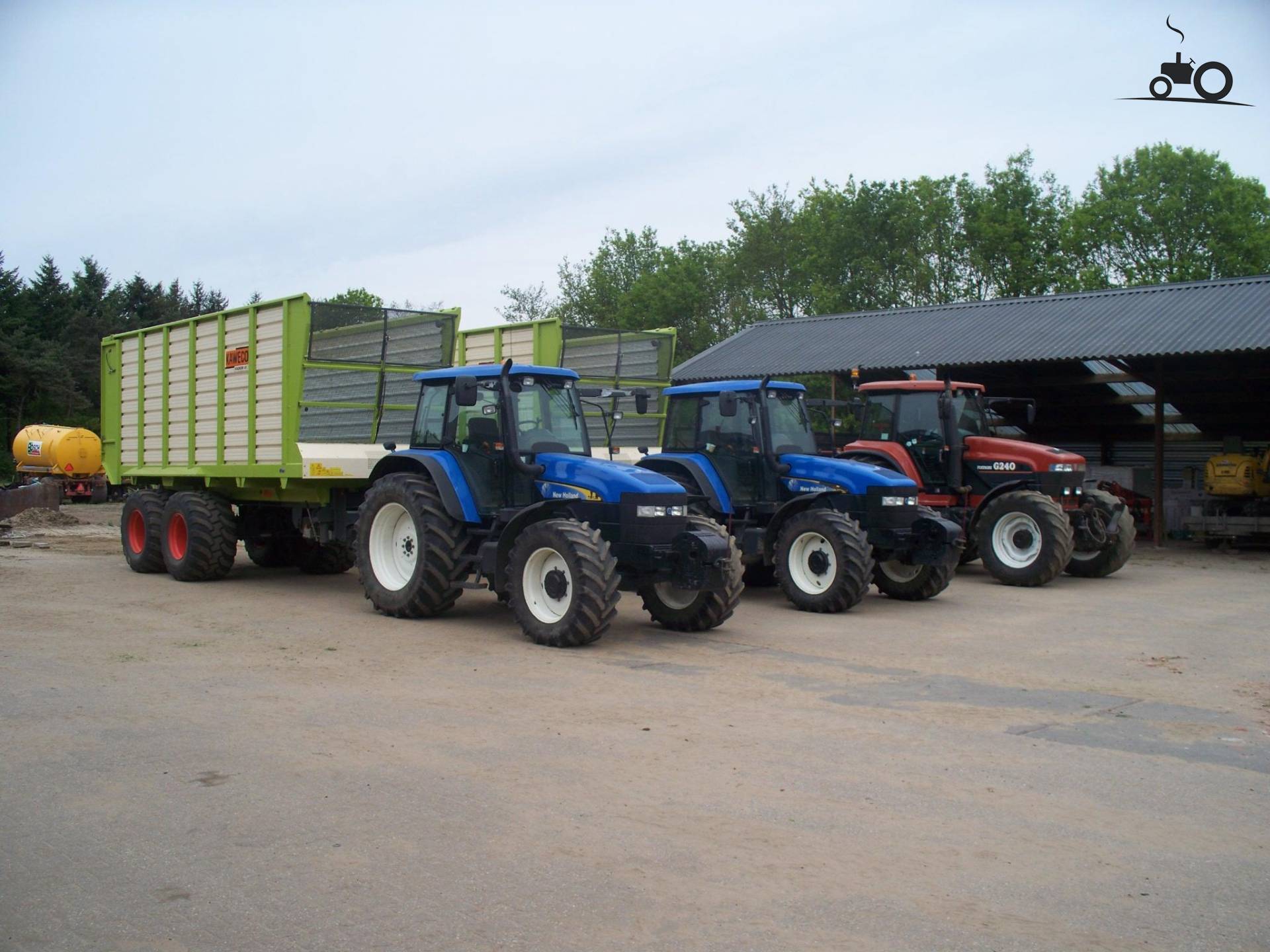 Foto New Holland TM 120 #360328