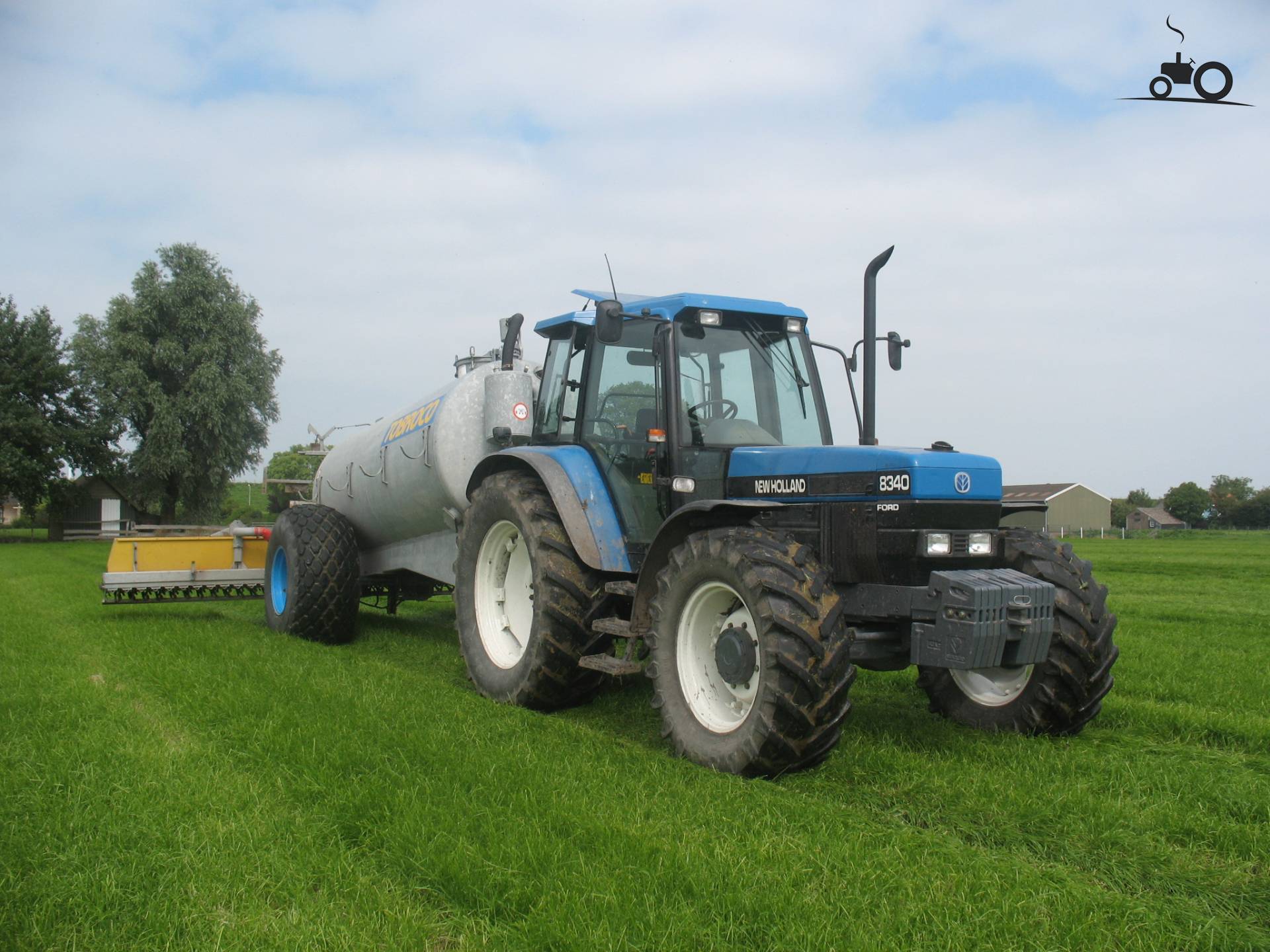 Foto New Holland 8340 #390672