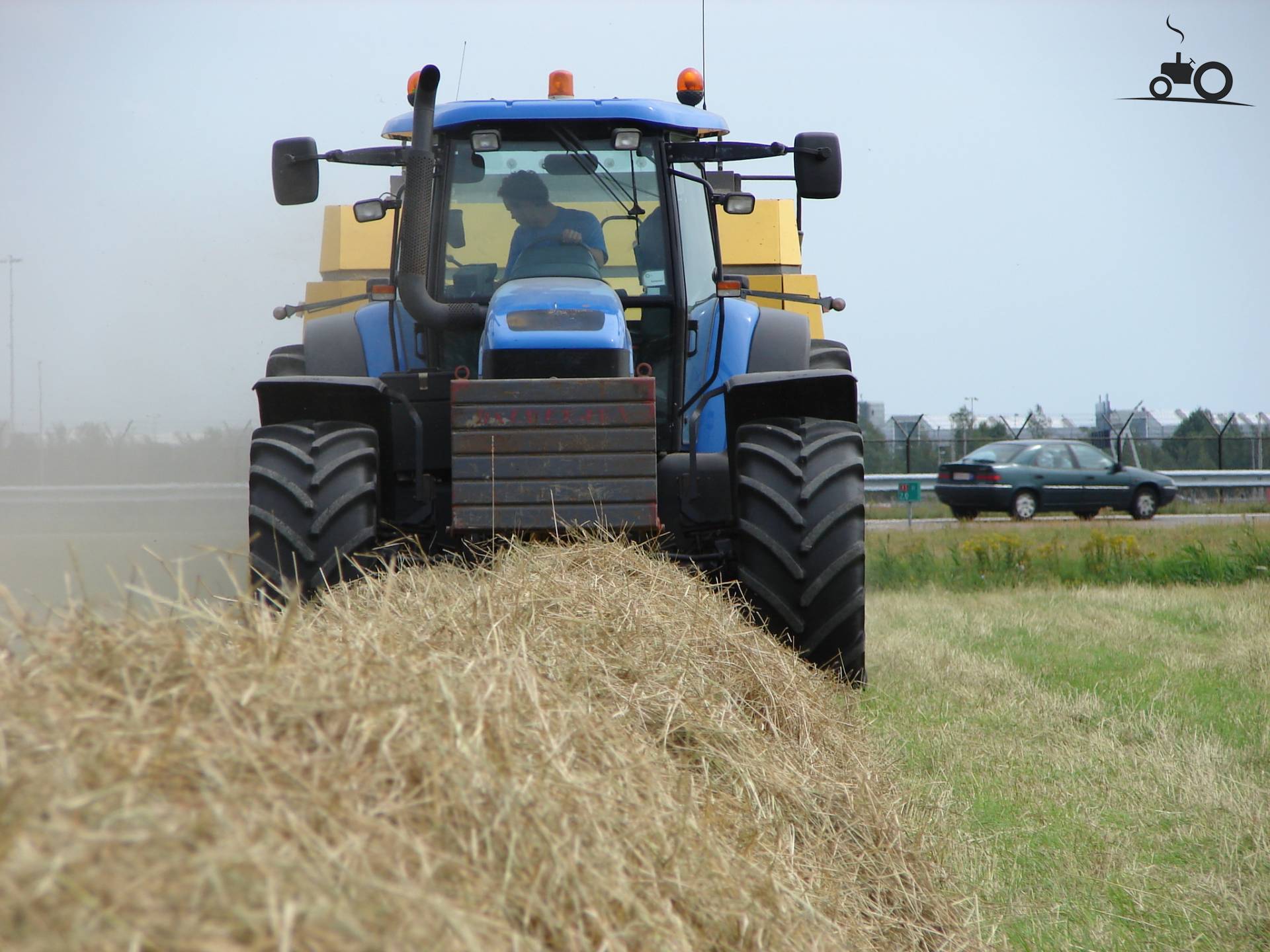 Foto New Holland TM 175 #393788