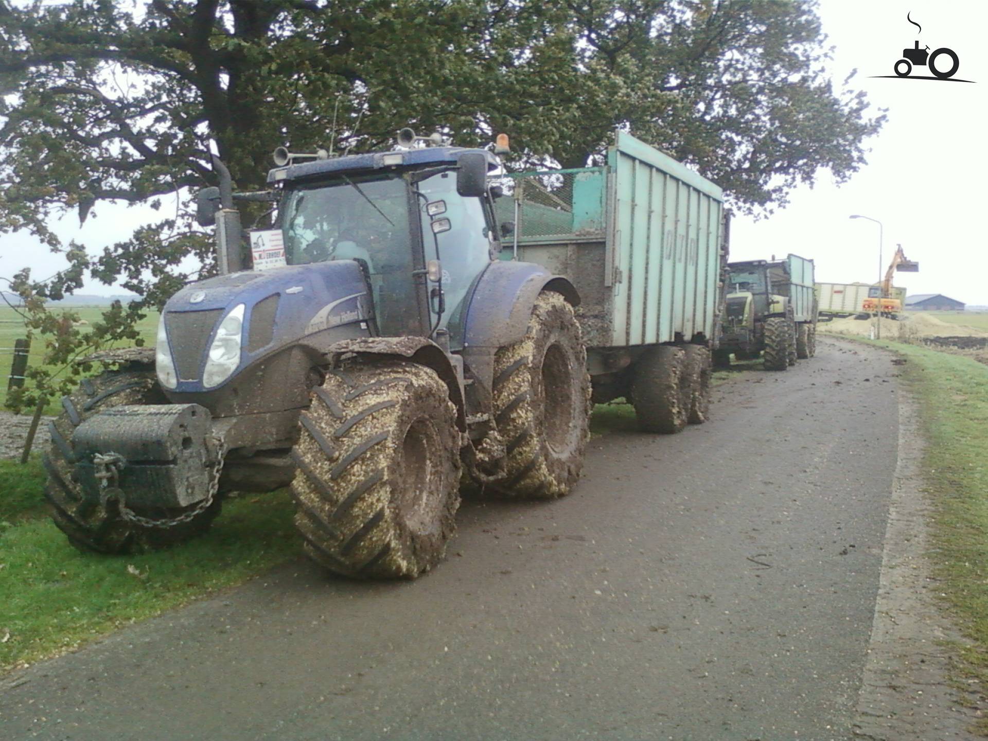 Foto New Holland T 7070 #424589
