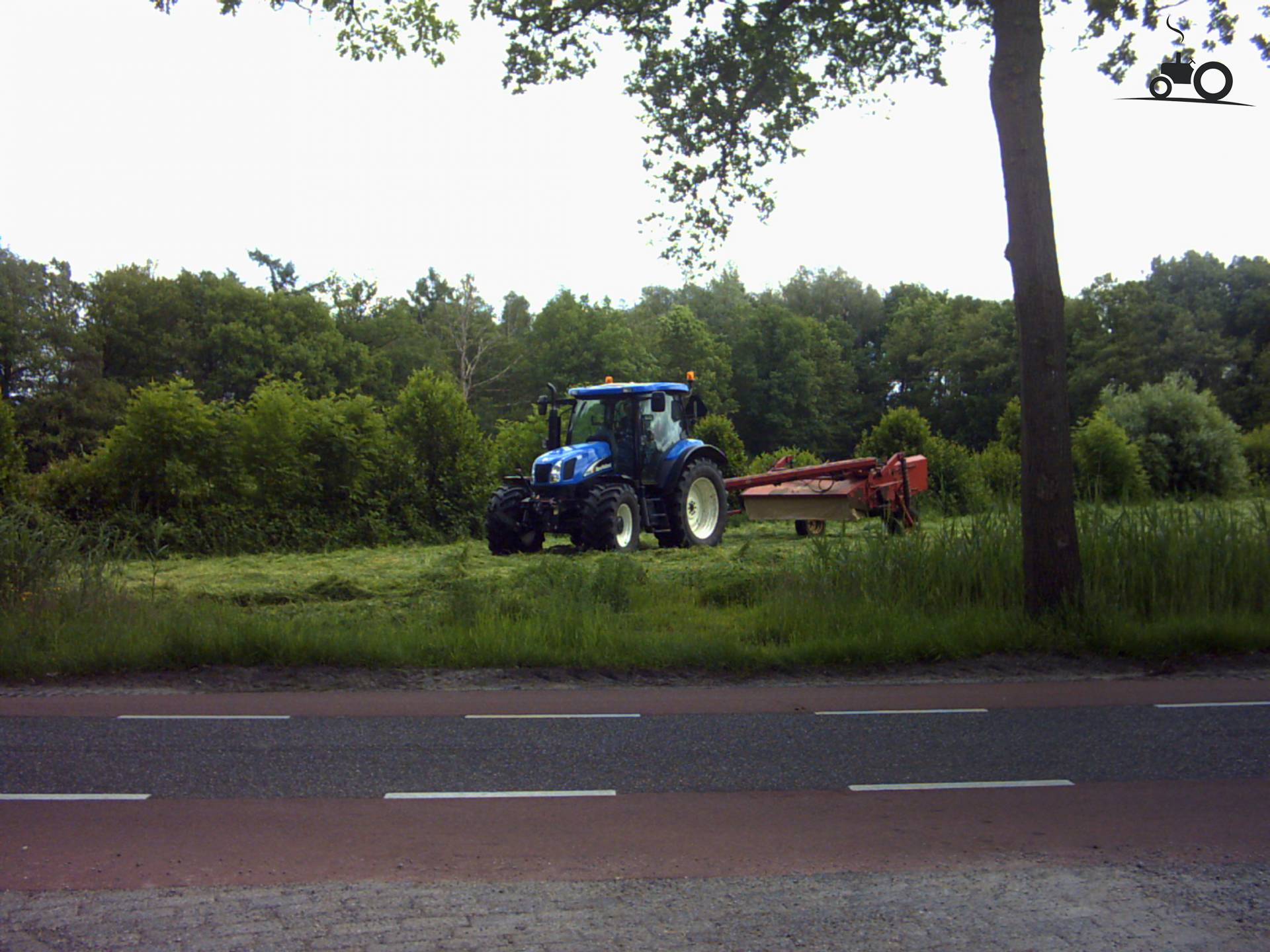 Foto New Holland TS 110 A #436362
