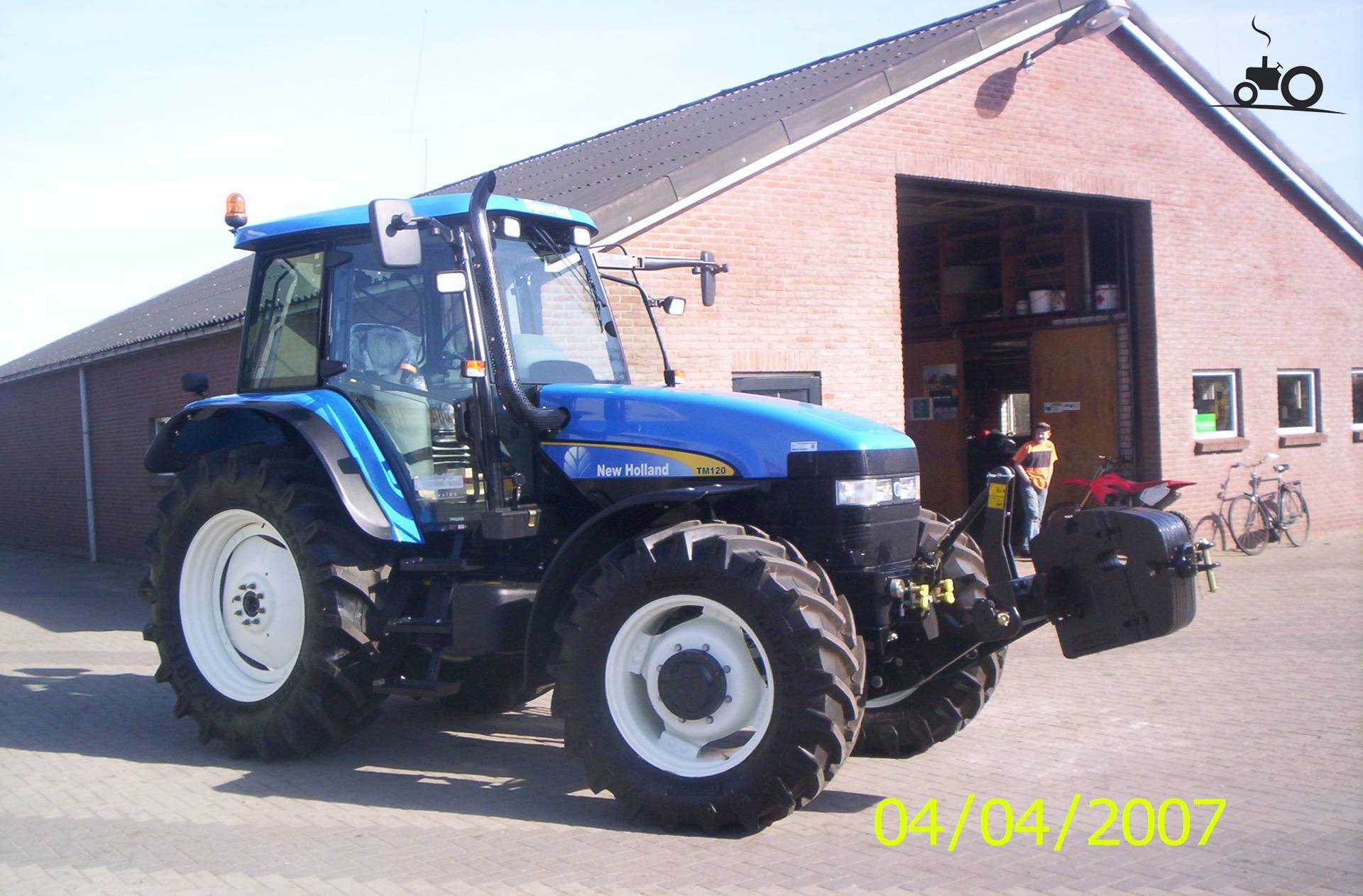 Foto New Holland TM 120 #45629