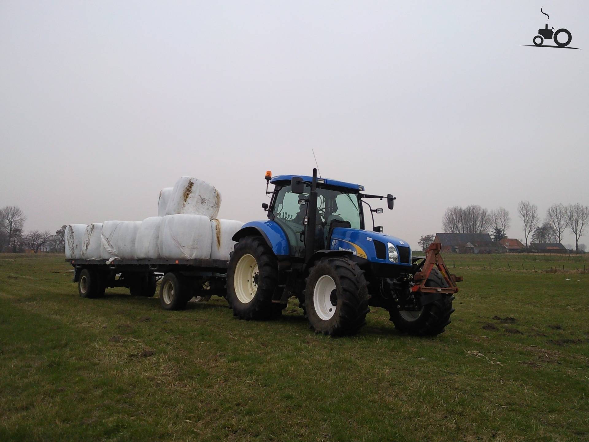 Foto New Holland T 6070 #457002