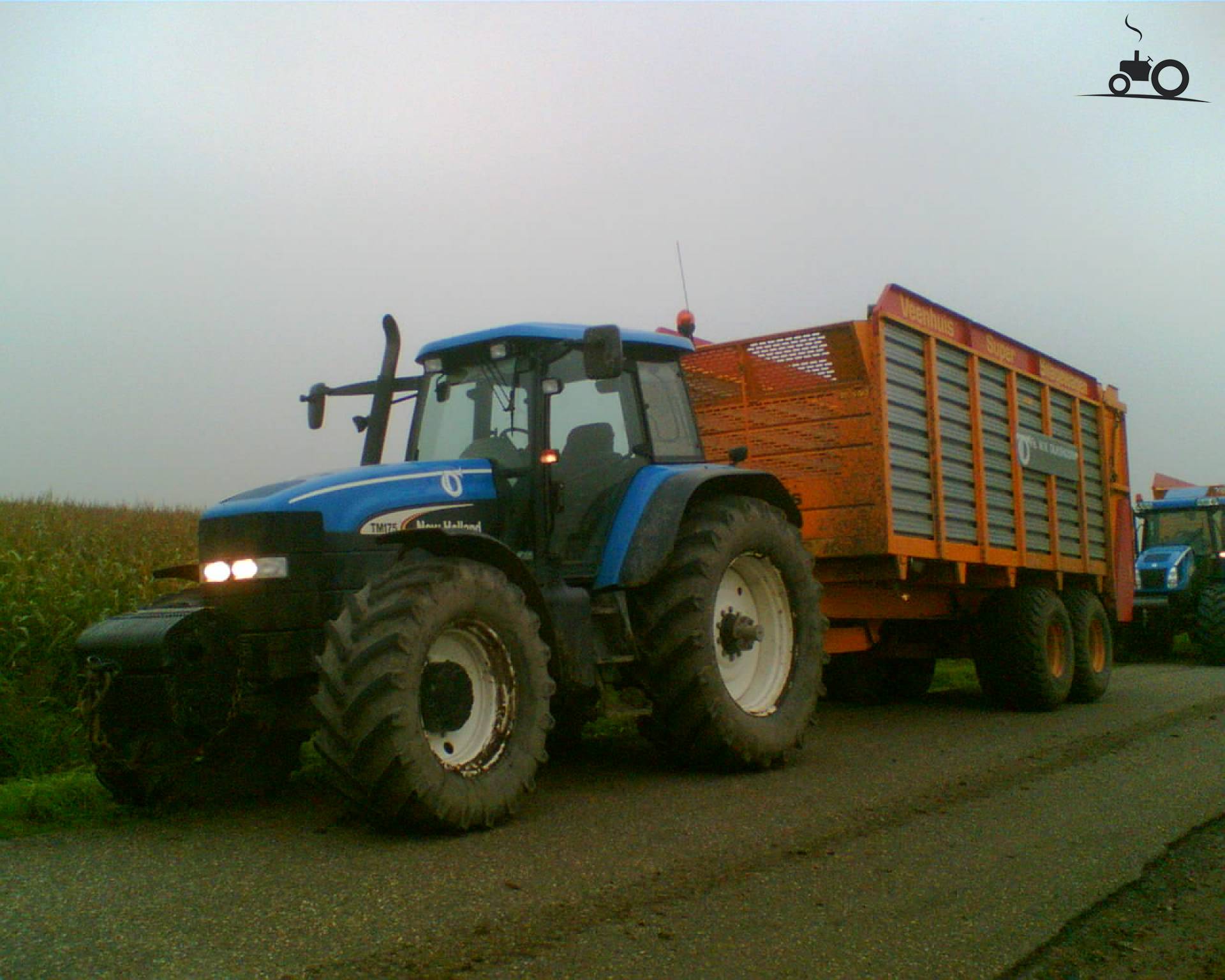 Foto New Holland TM 175 #4649