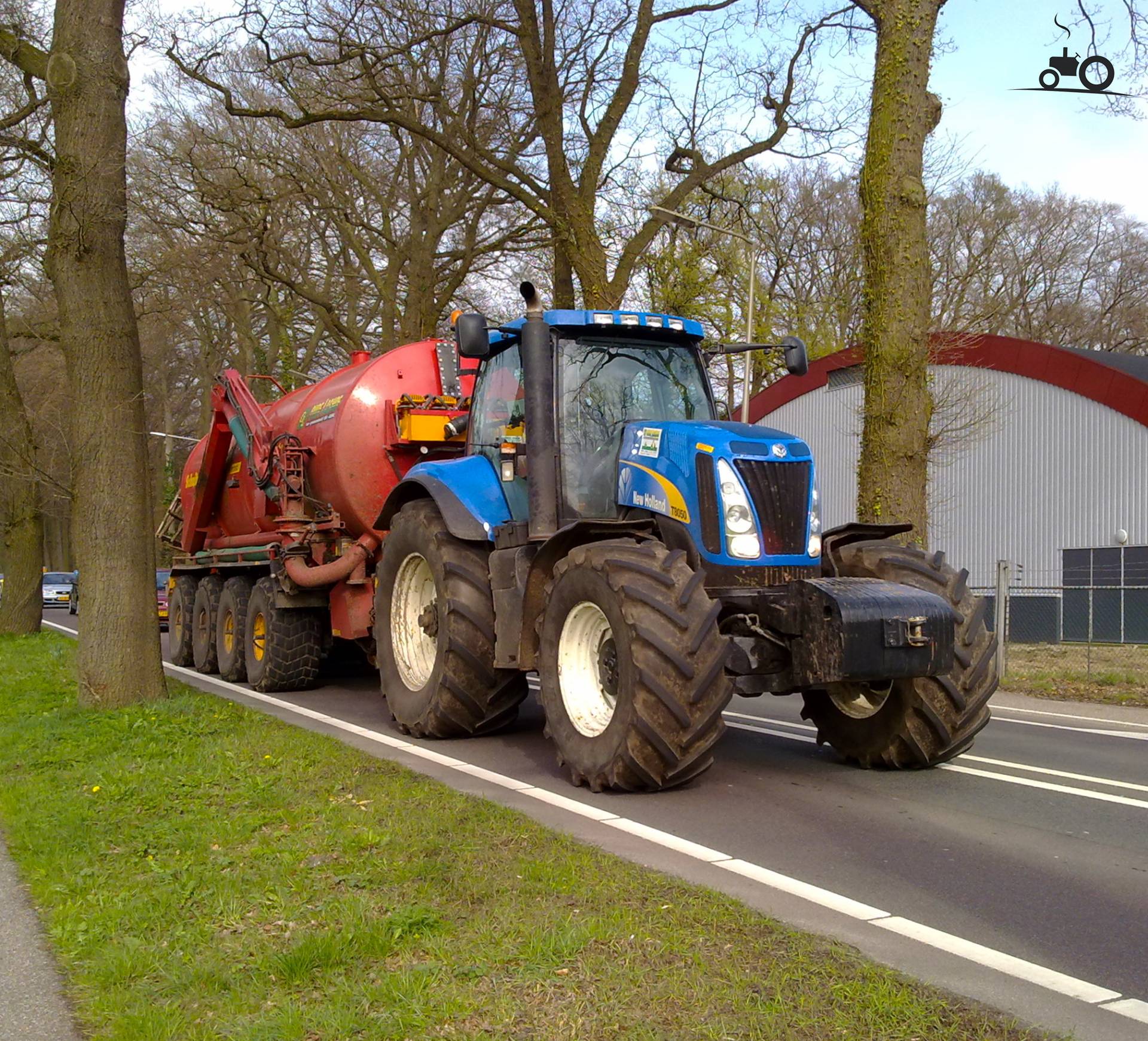 Foto New Holland T 8050 #471963