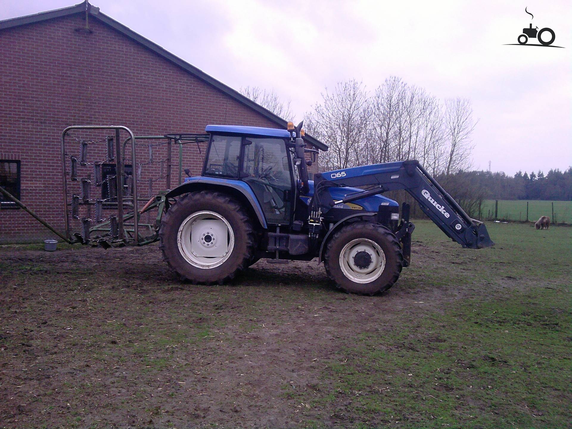Foto New Holland TM 130 #478906