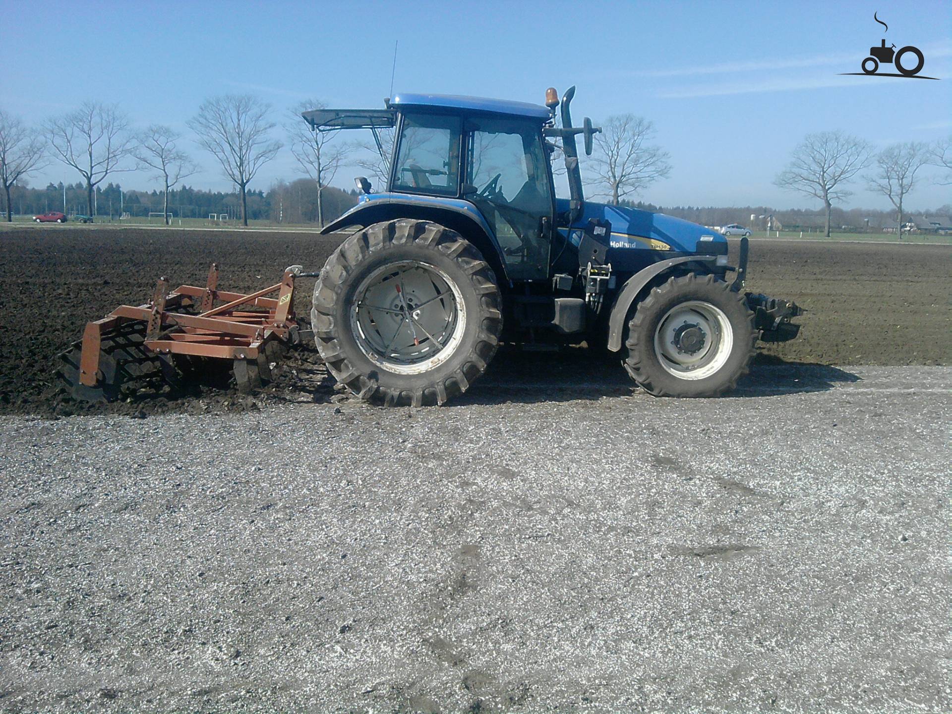 Foto New Holland TM 130 #478913