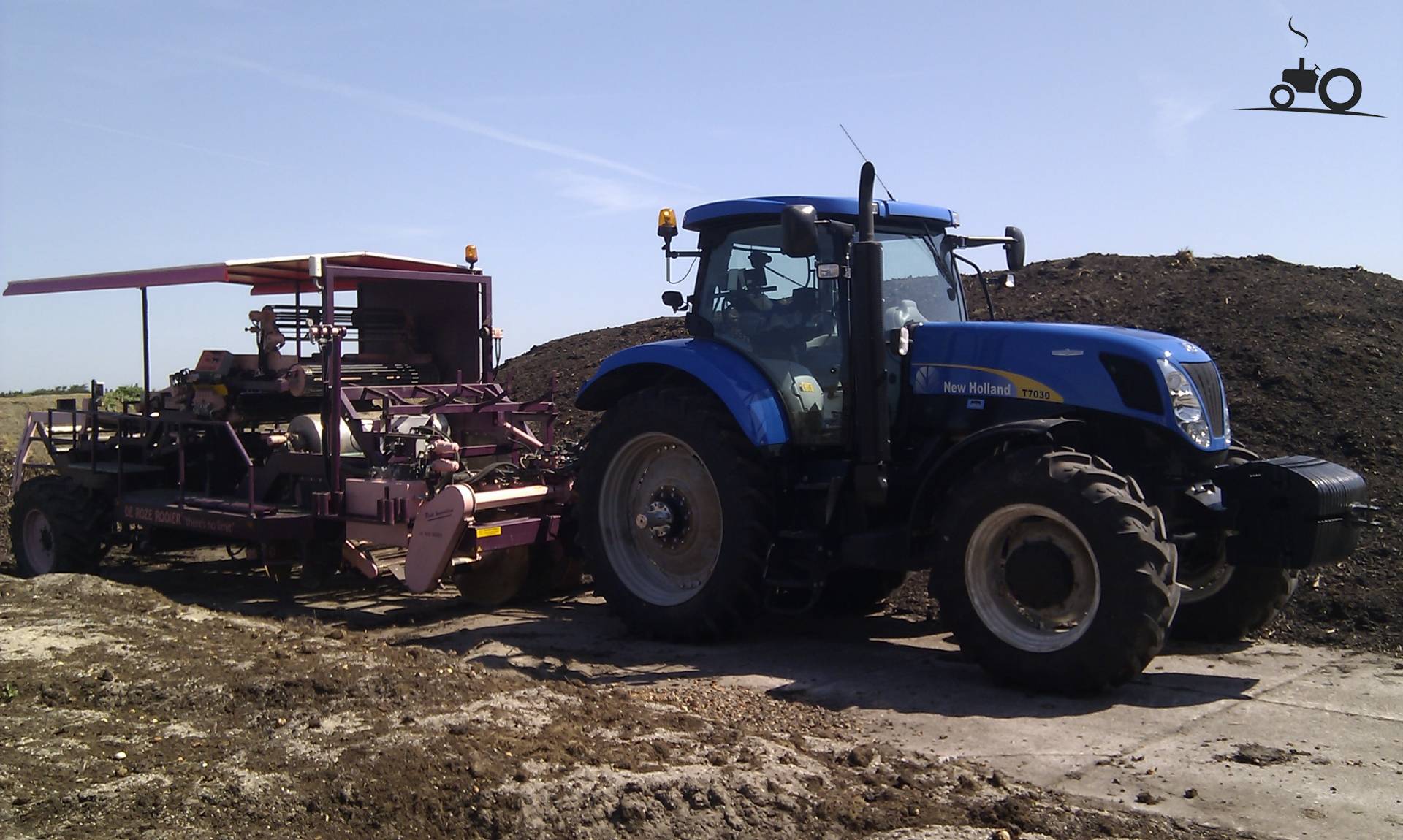 New Holland T 7030