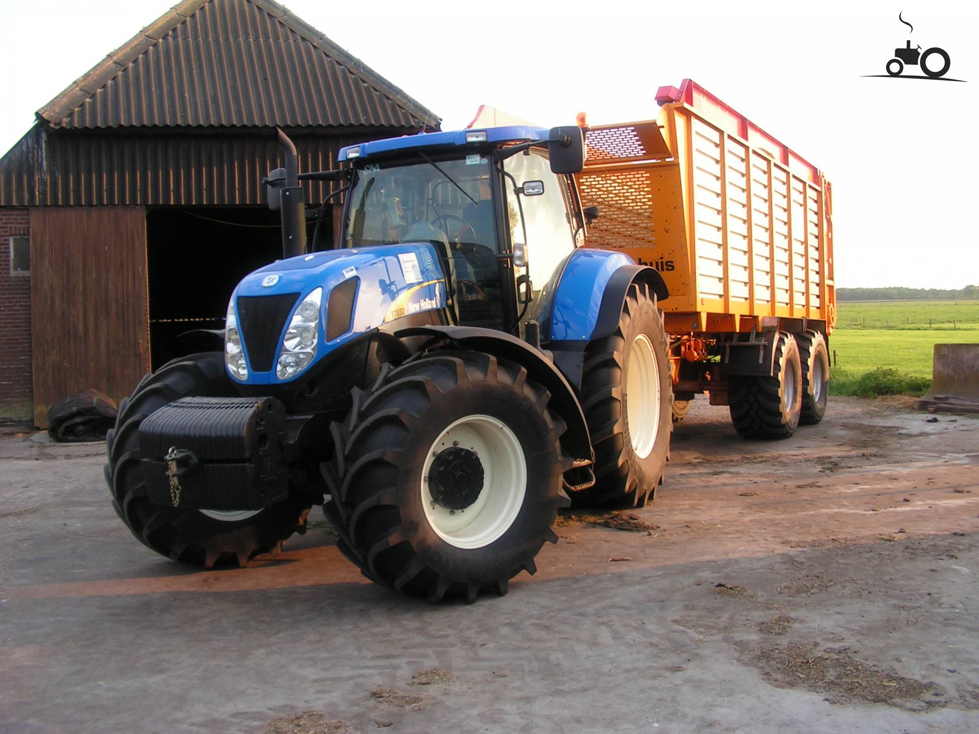 Foto New Holland T 7030 #50854