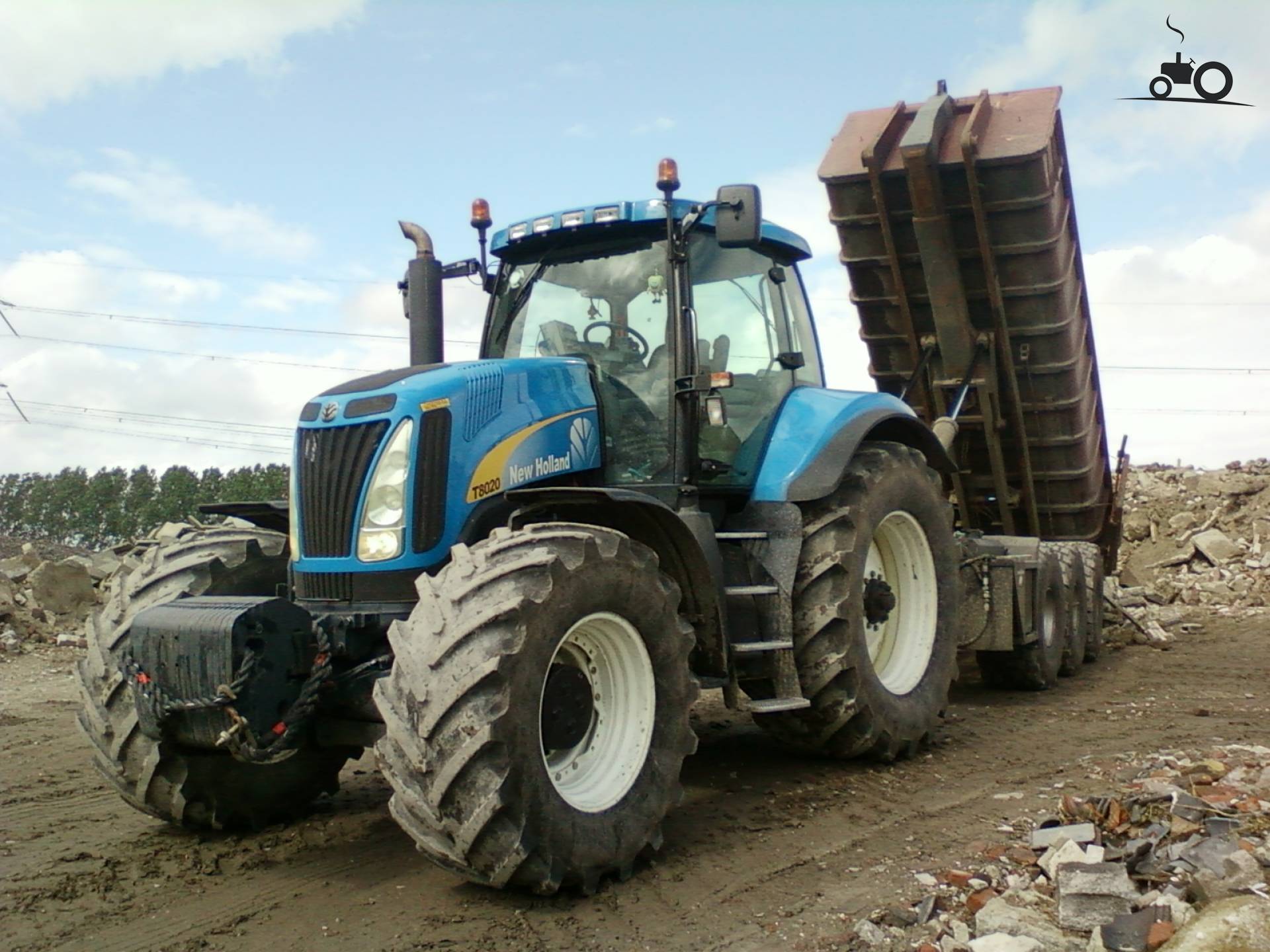 Foto New Holland T 8020 #537841