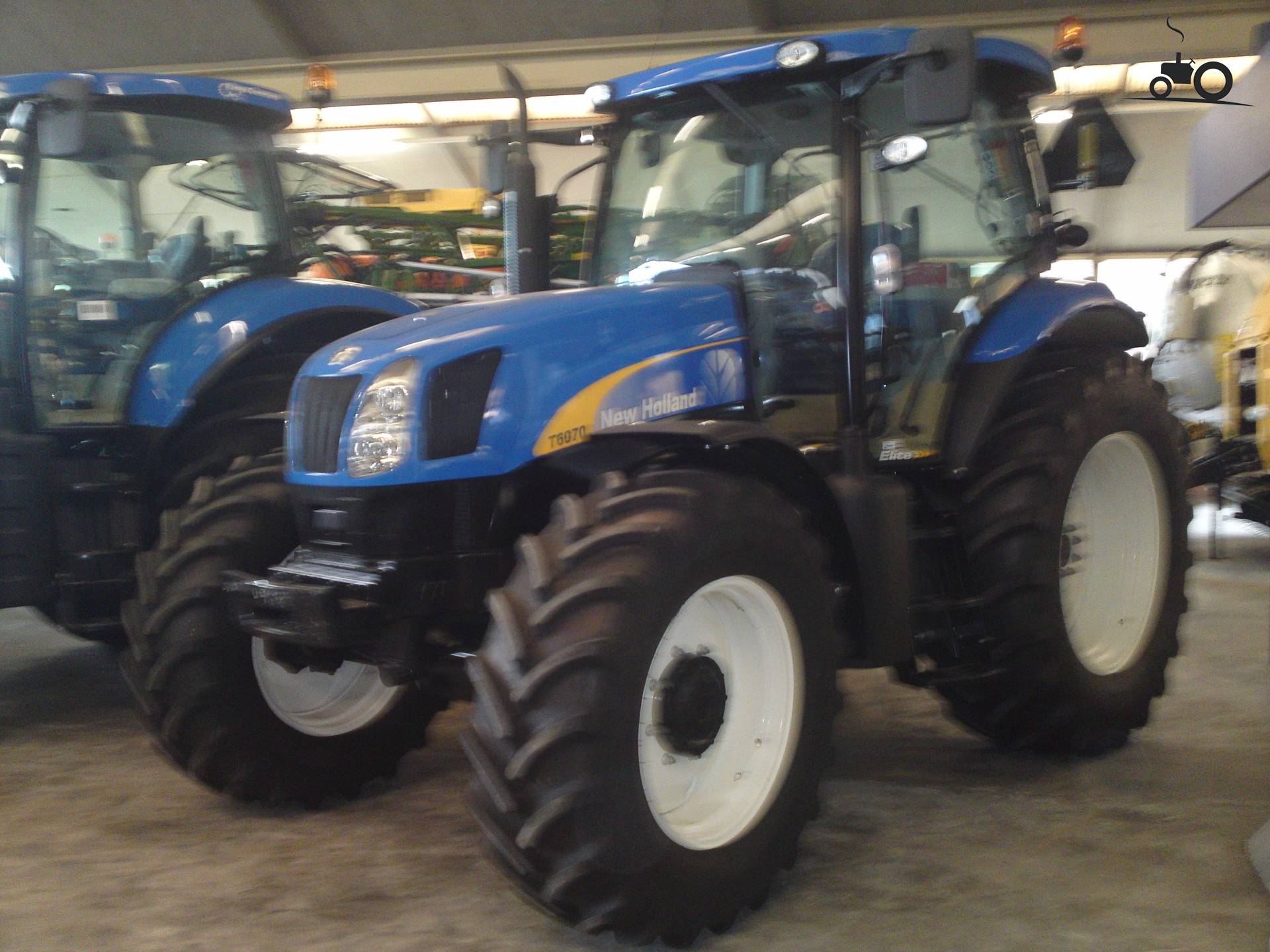 Foto New Holland T 6070 #554945