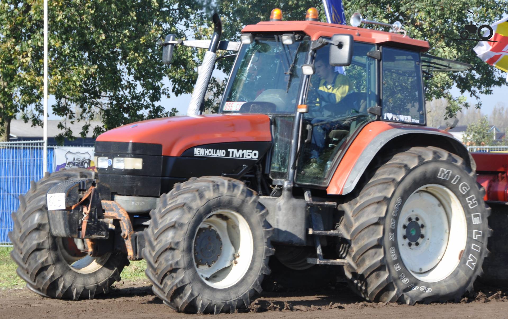 Foto New Holland TM 150 #564555