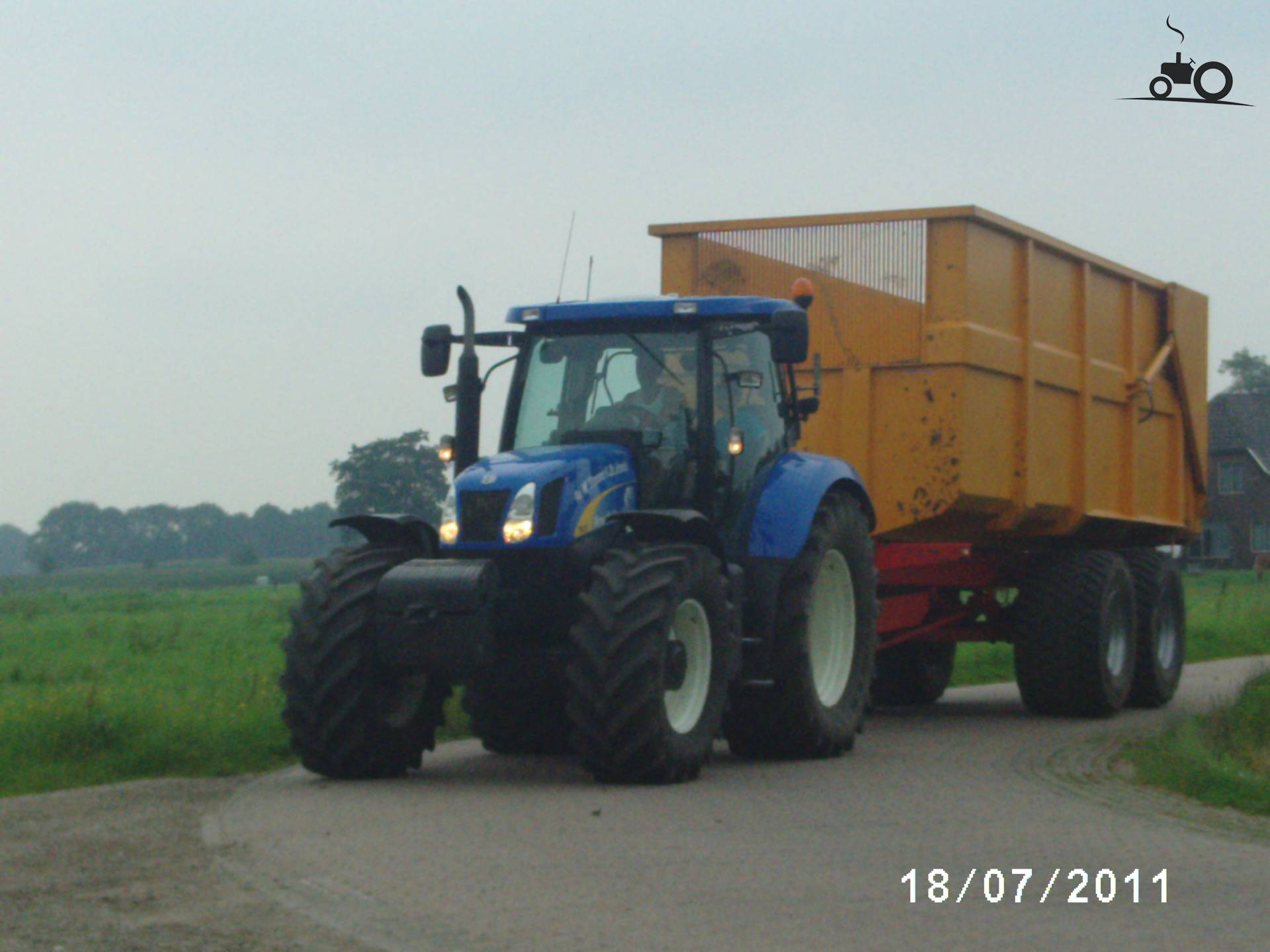 Foto New Holland T 6080 #566459