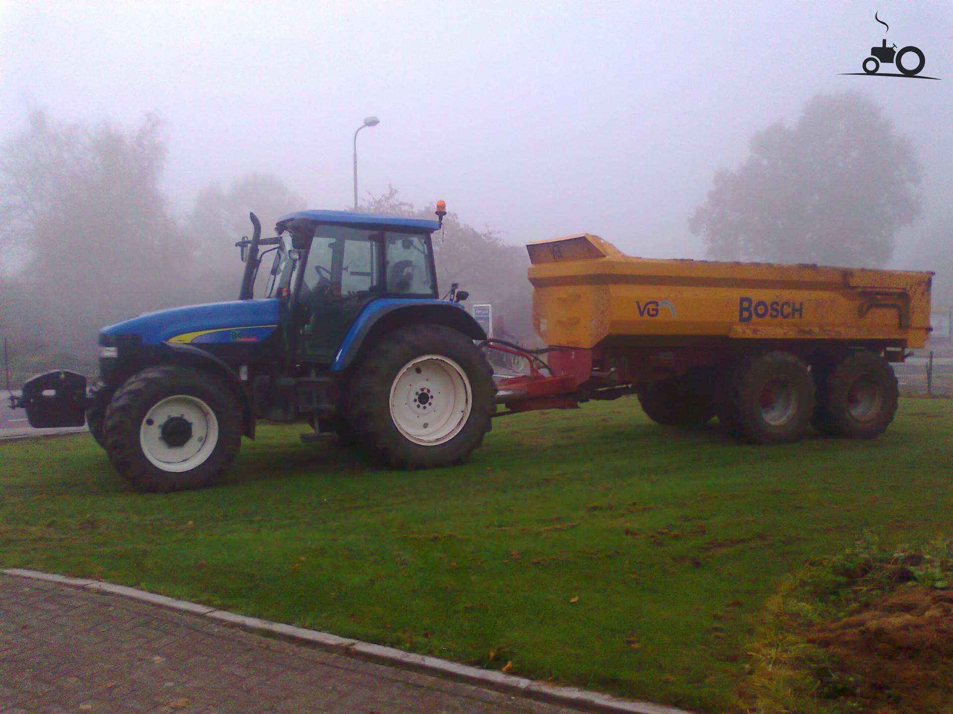 Foto New Holland TM 120 #567440