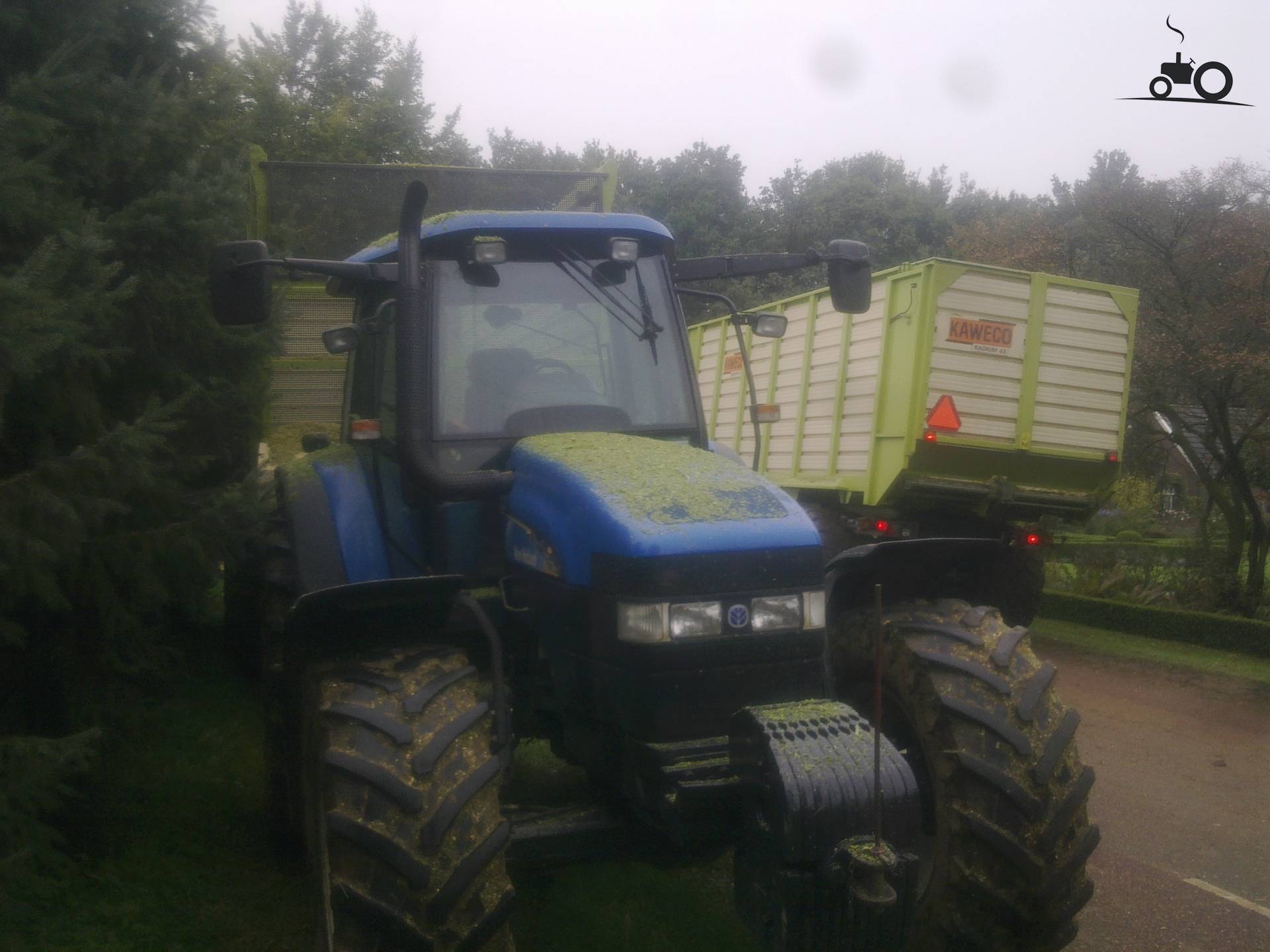 Foto New Holland TM 120 #584282