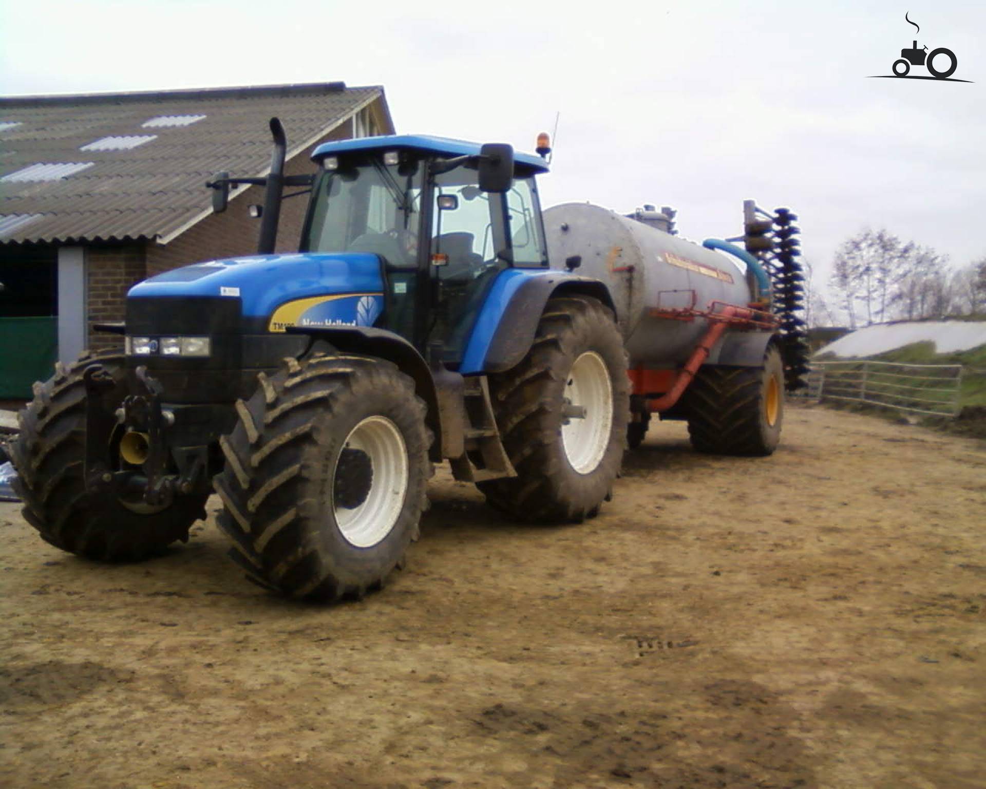 Foto New Holland TM 190 #607925