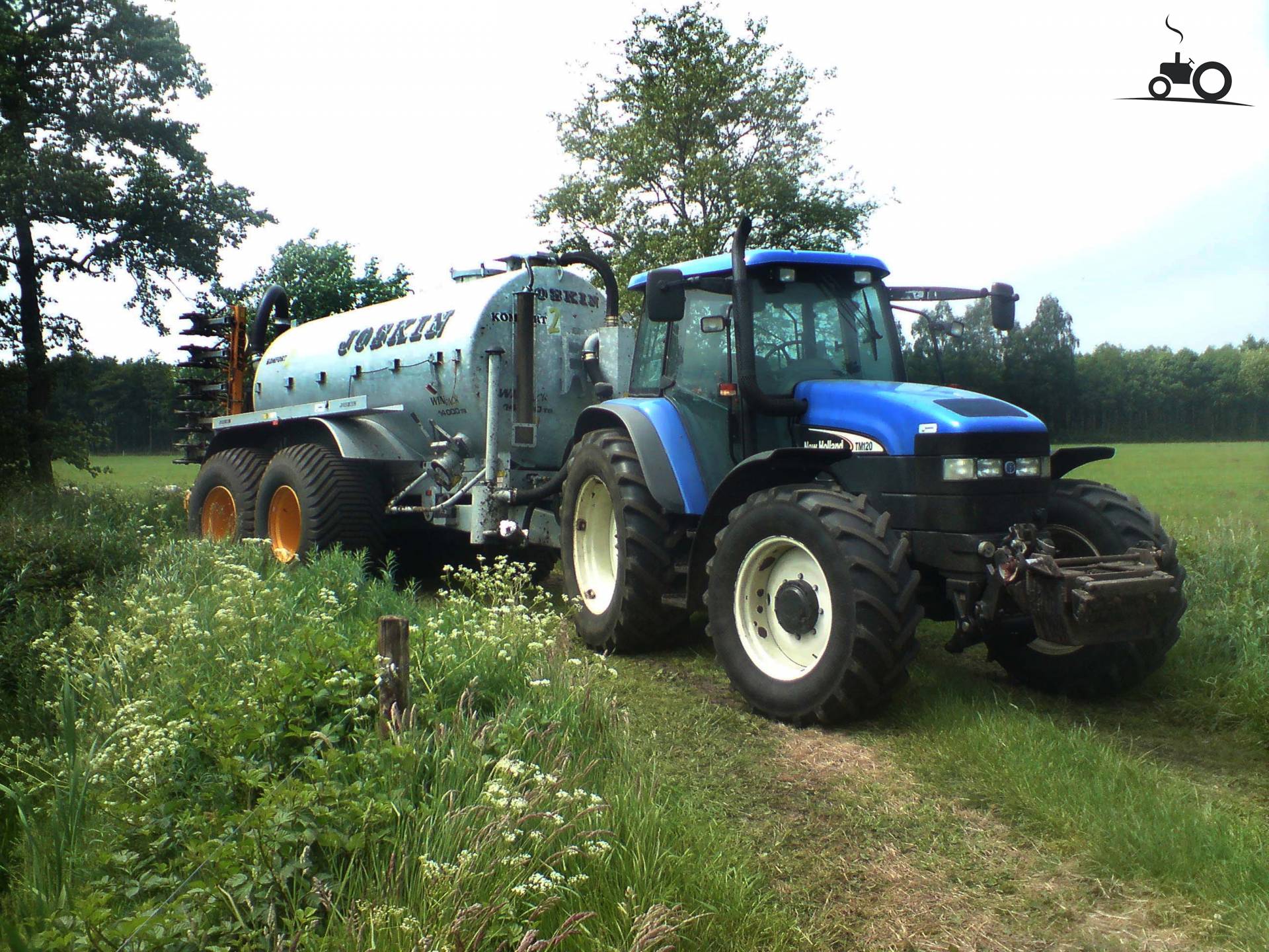 Foto New Holland TM 120 #608771