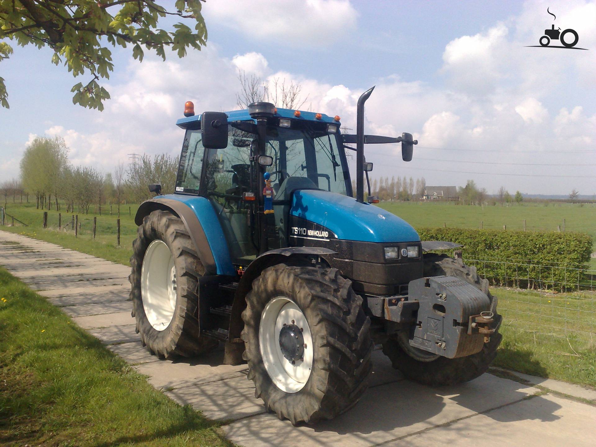 Foto New Holland TS 110 #621758