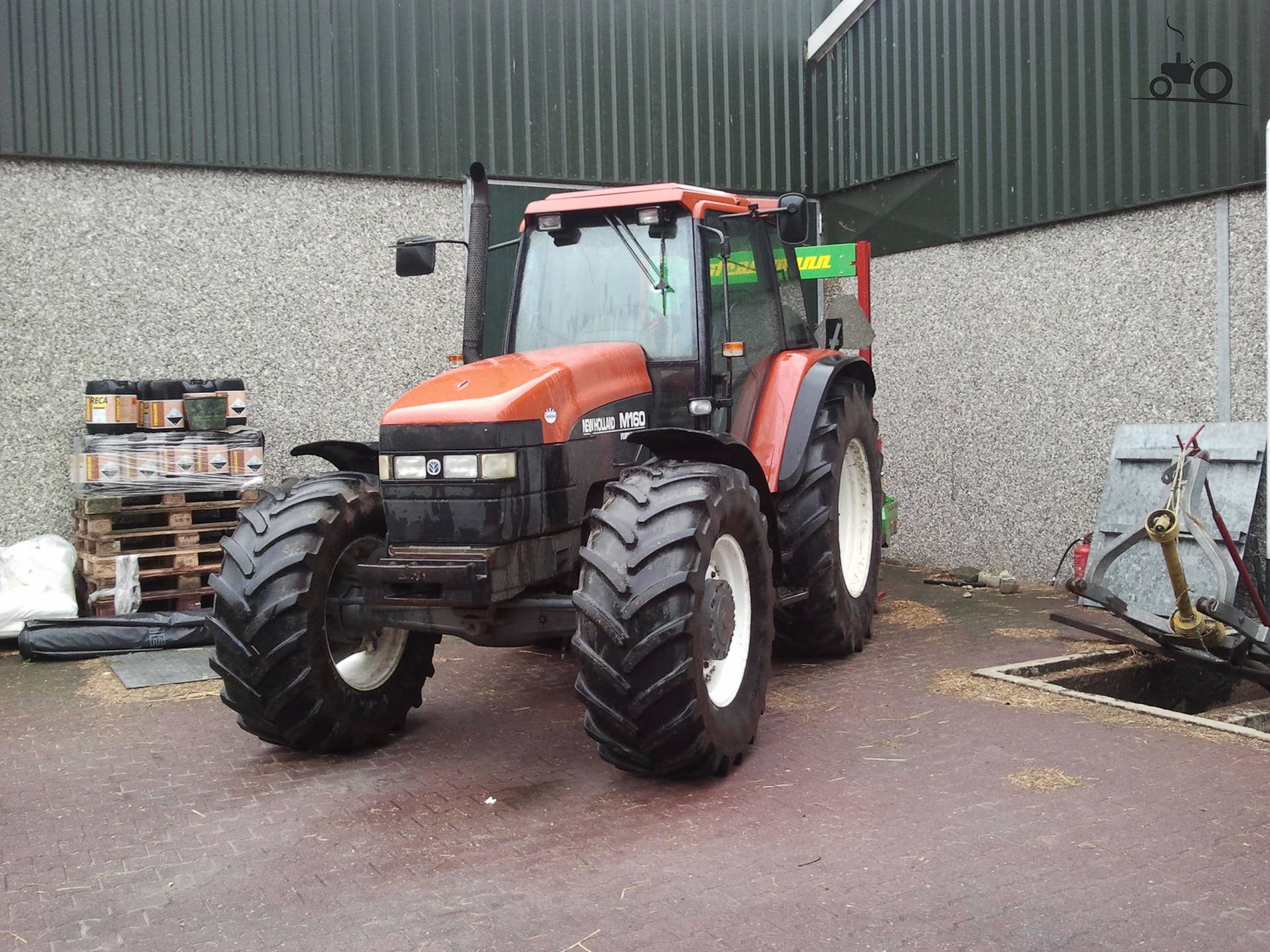 Foto New Holland M 160 #645491