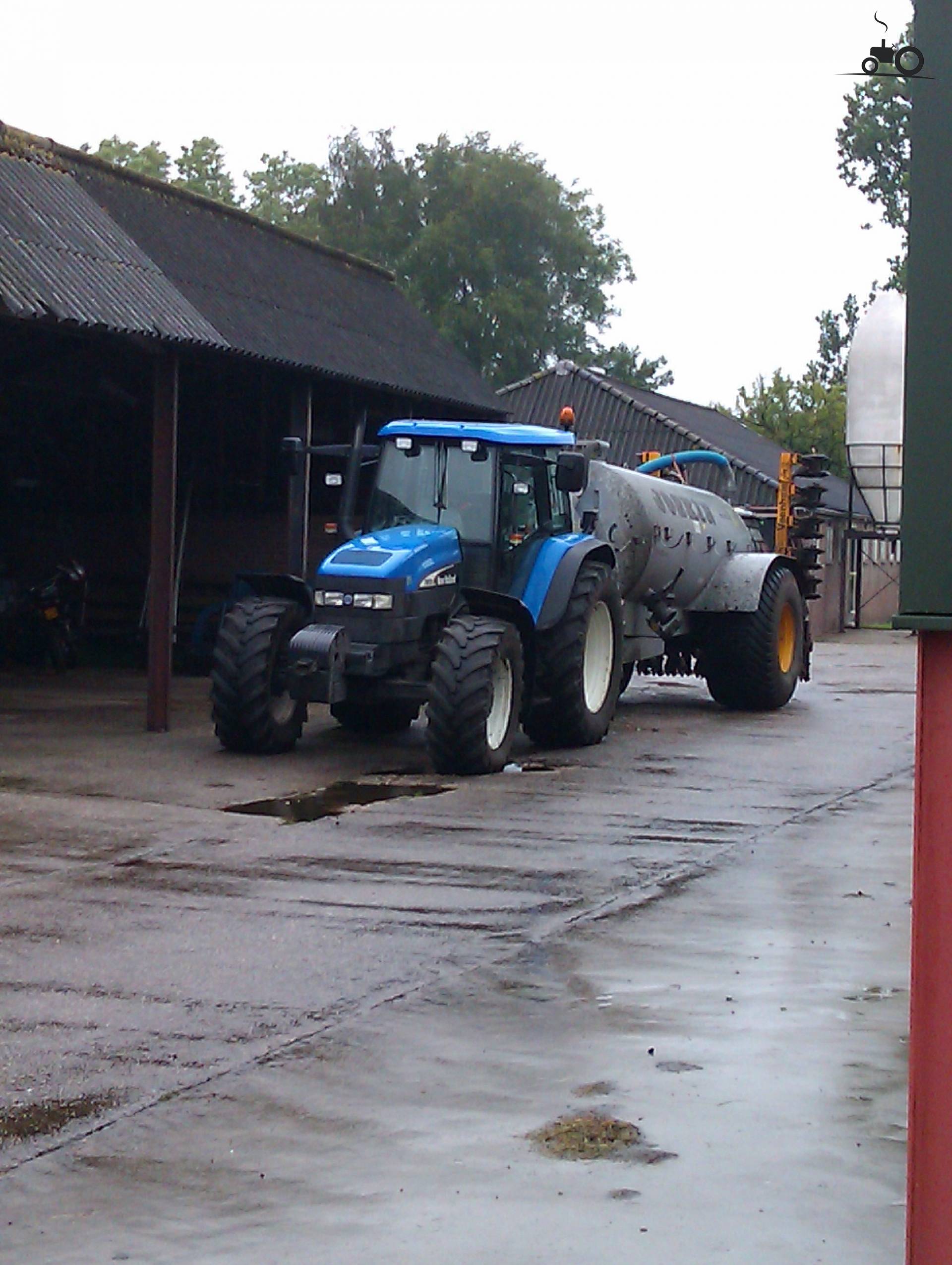 Foto New Holland TM 120 #666362