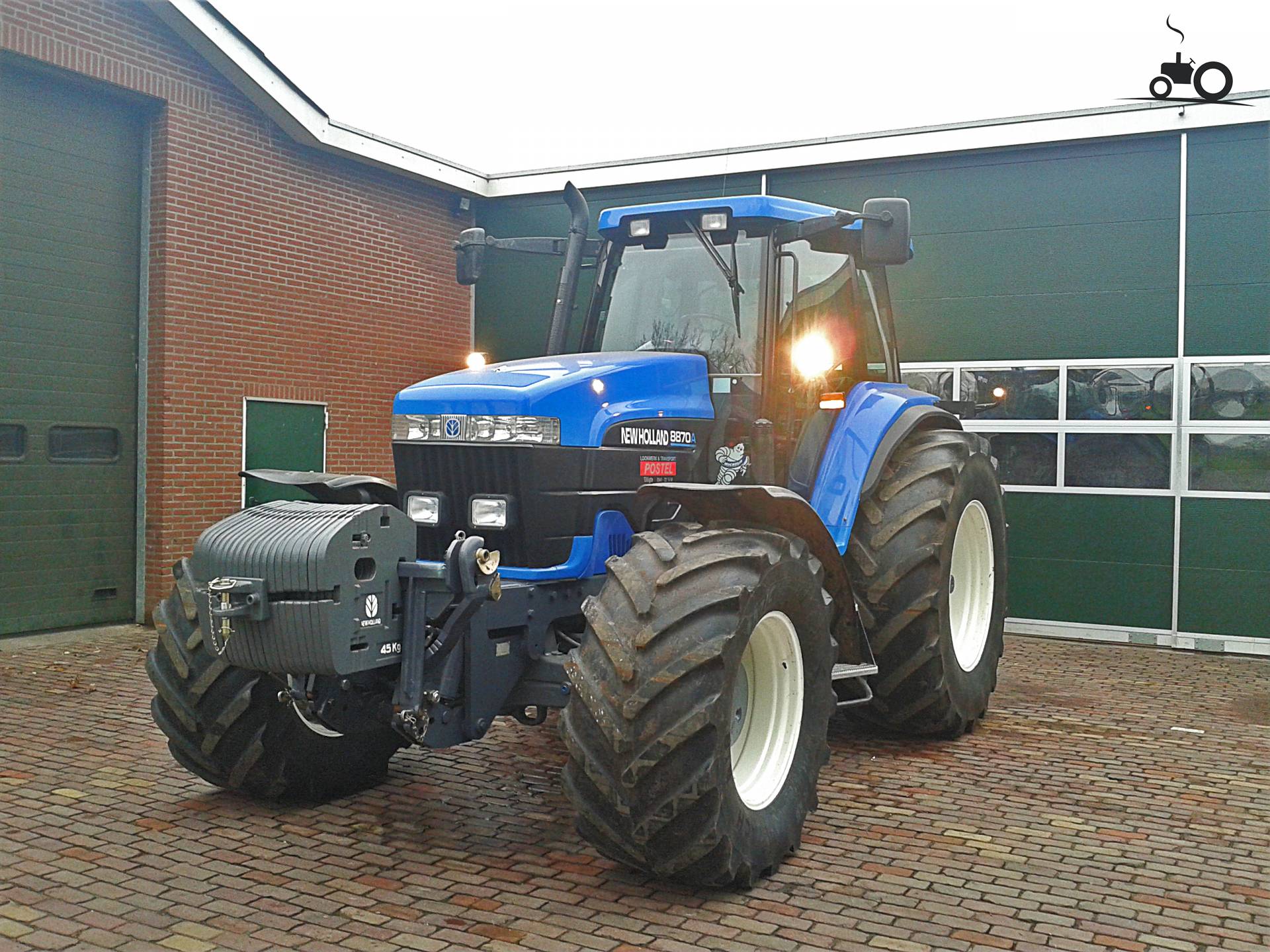 Foto New Holland 8870 A van Postel
