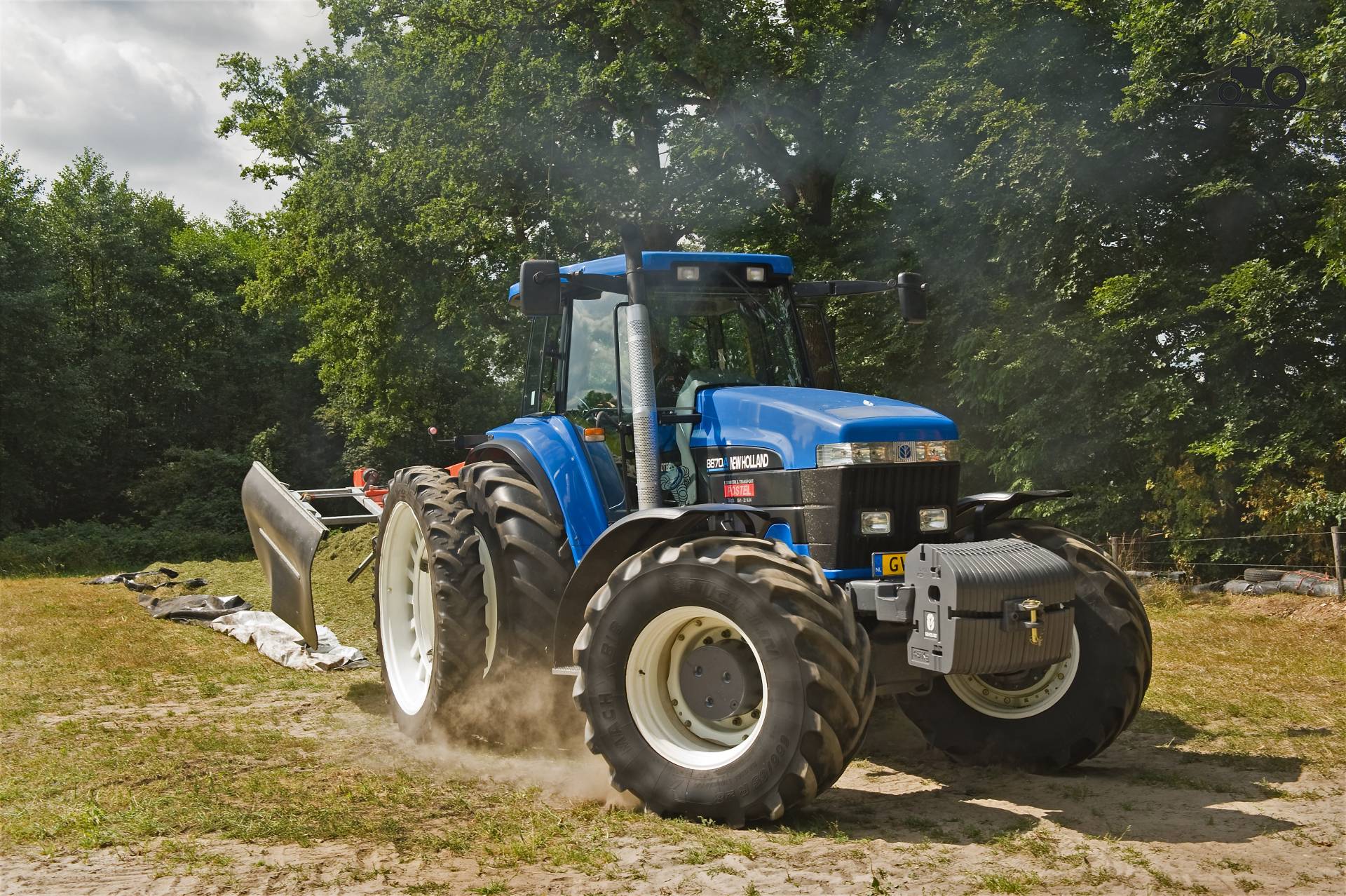 Foto New Holland 8870 A van Postel