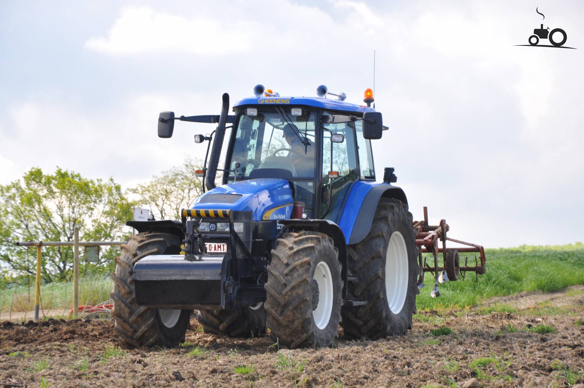 Foto New Holland TM 190 #736772