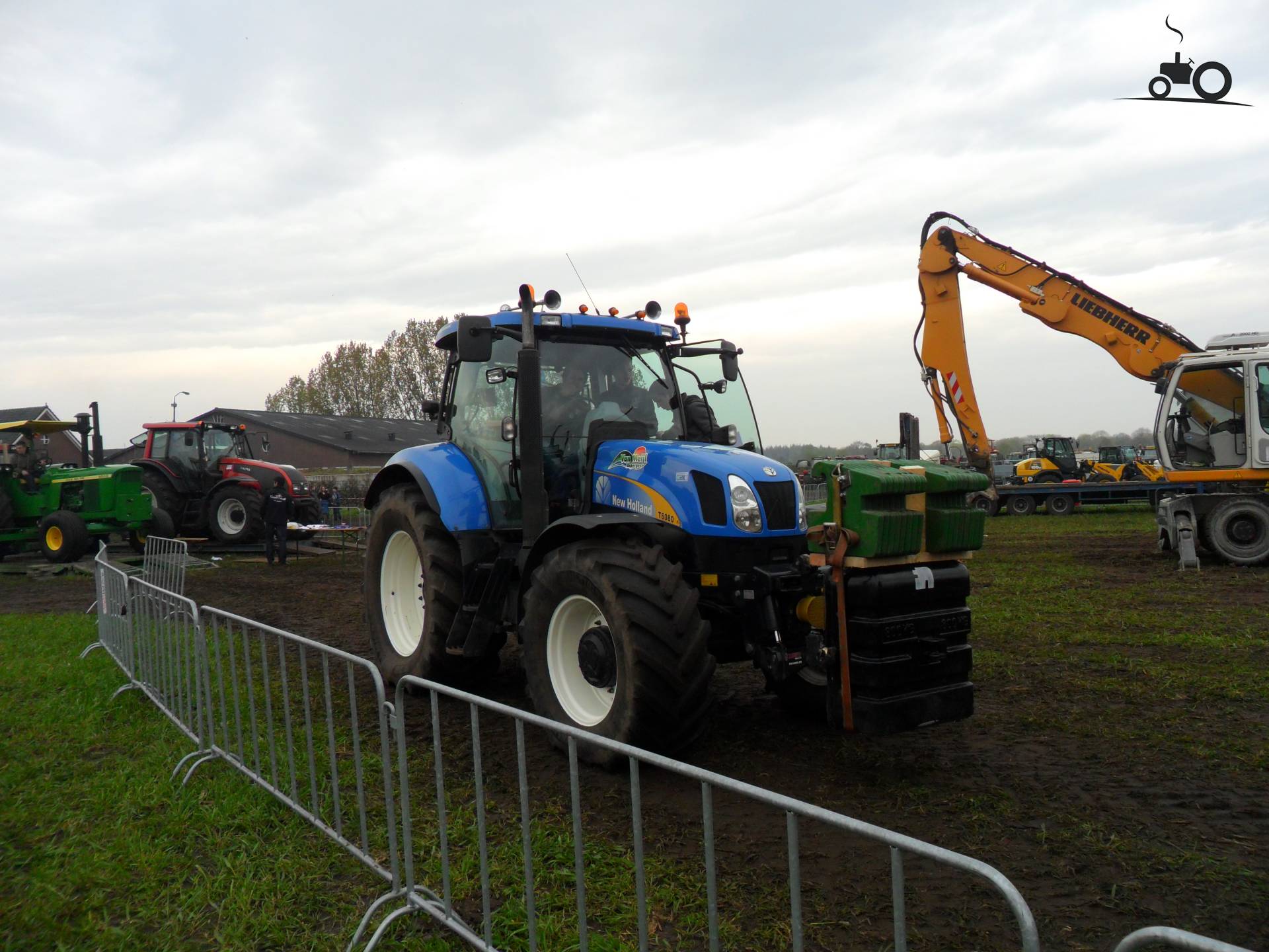 Foto New Holland T 6080 #741216
