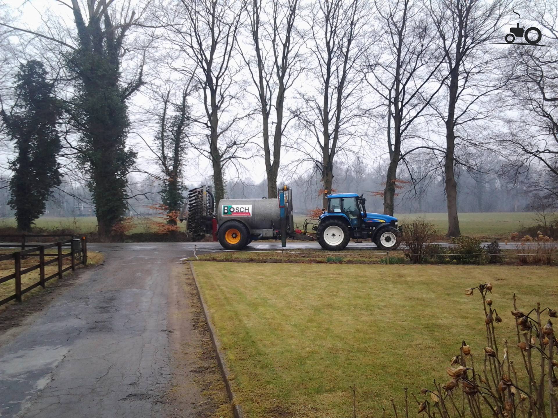 Foto New Holland TM 120 #747191