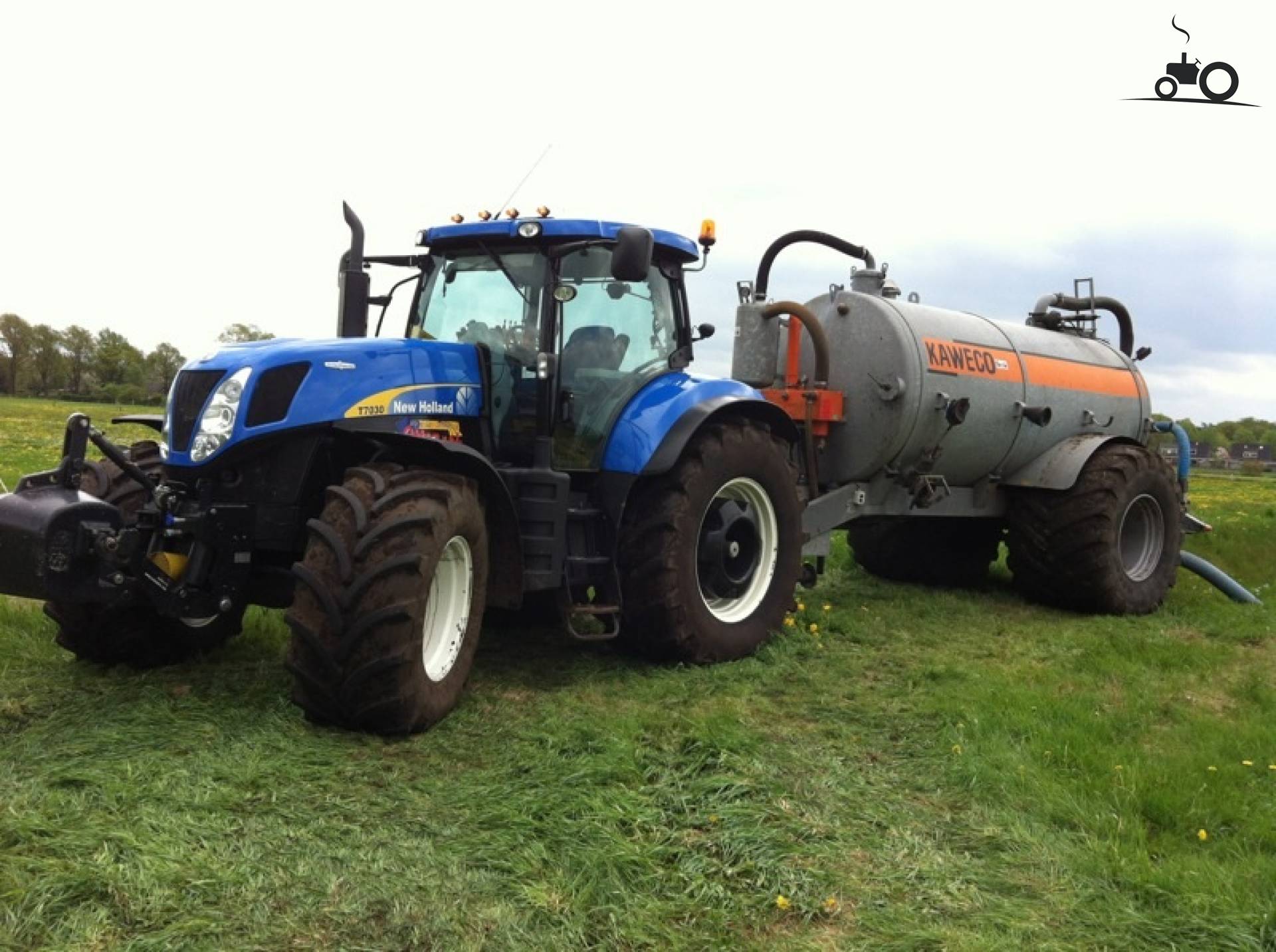 Foto New Holland T 7030 #758620
