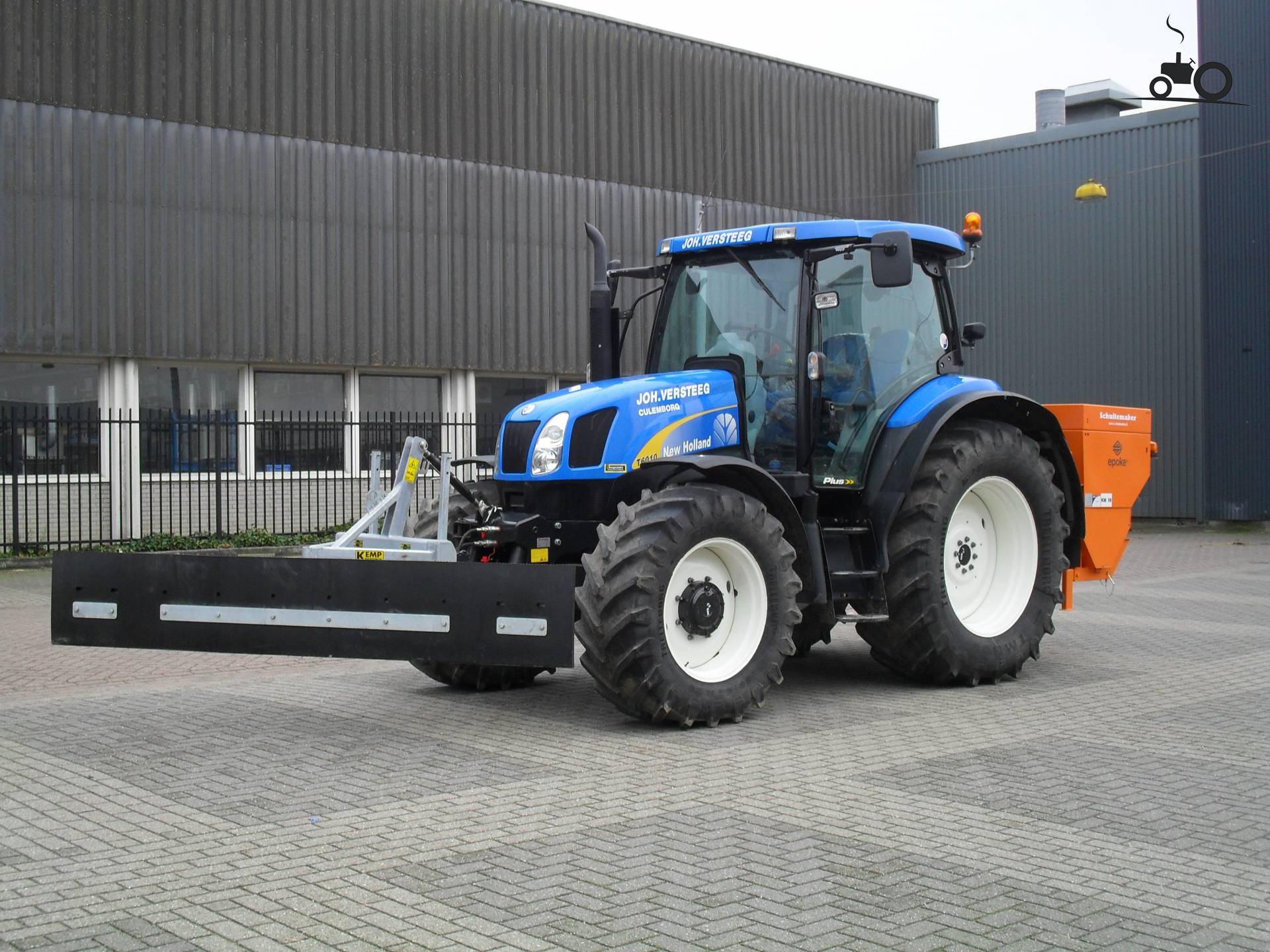 Foto New Holland T 6010 Plus #758842
