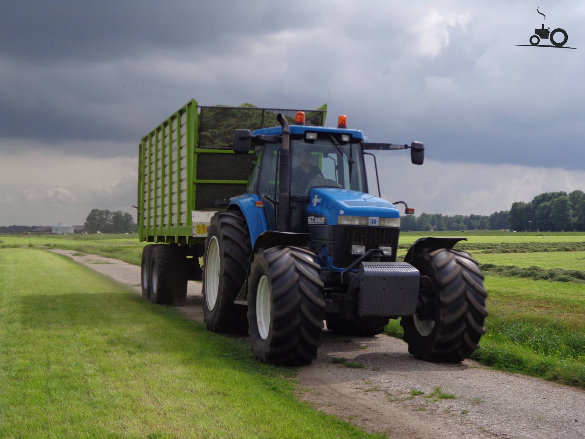 Foto New Holland 8670 #773208