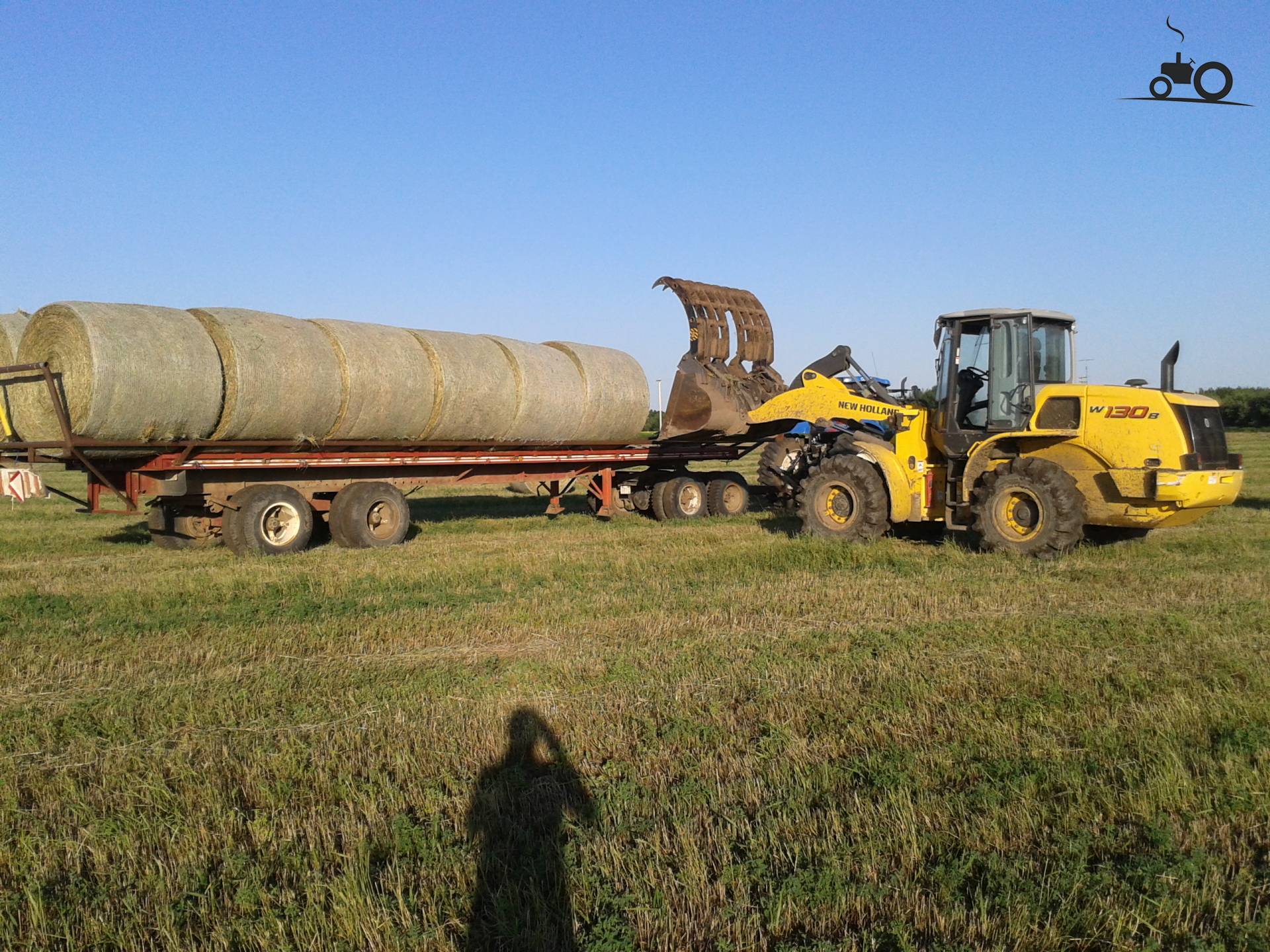 Foto New Holland W 130 #777826