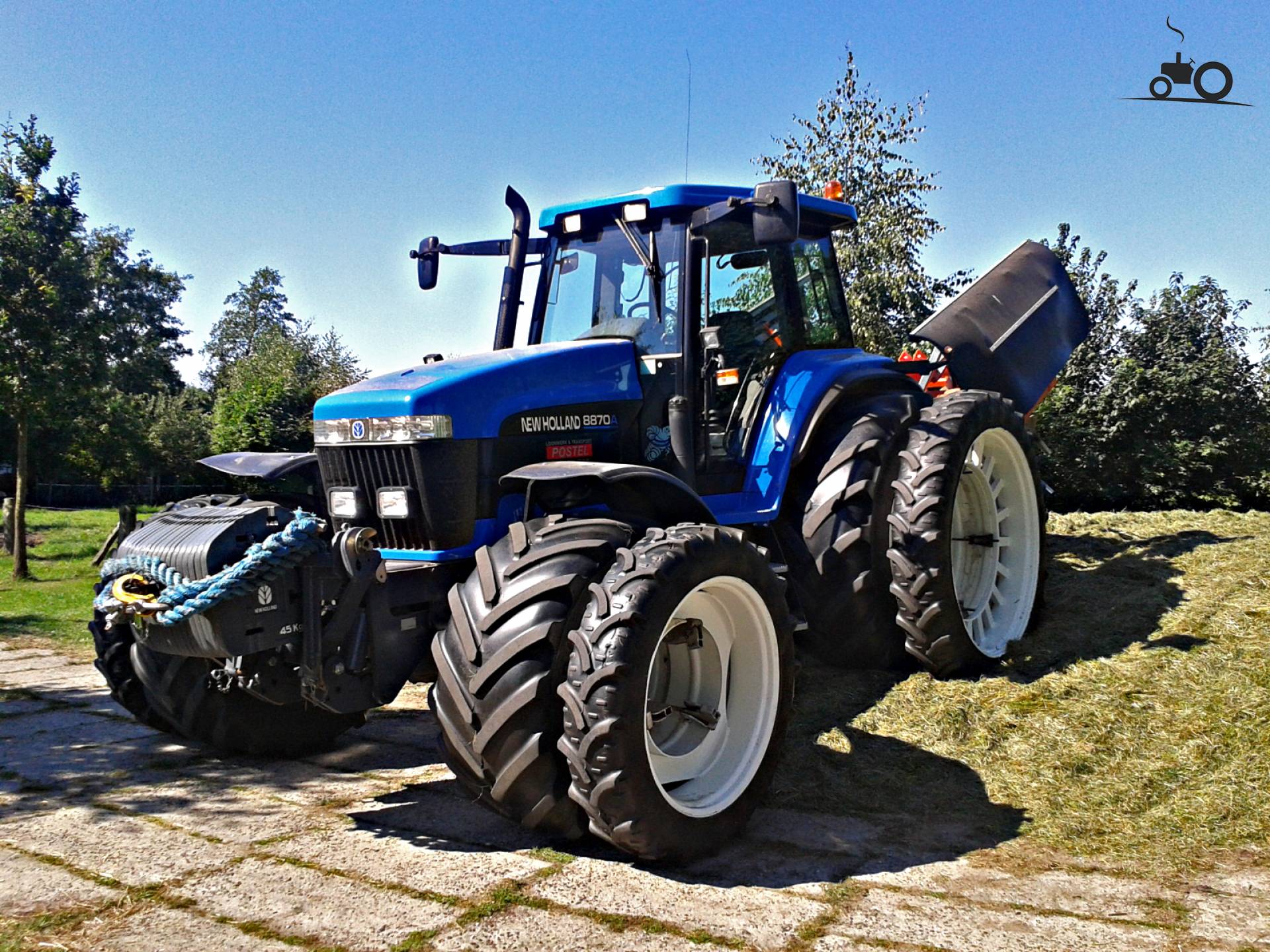 Foto New Holland 8870 A van Postel