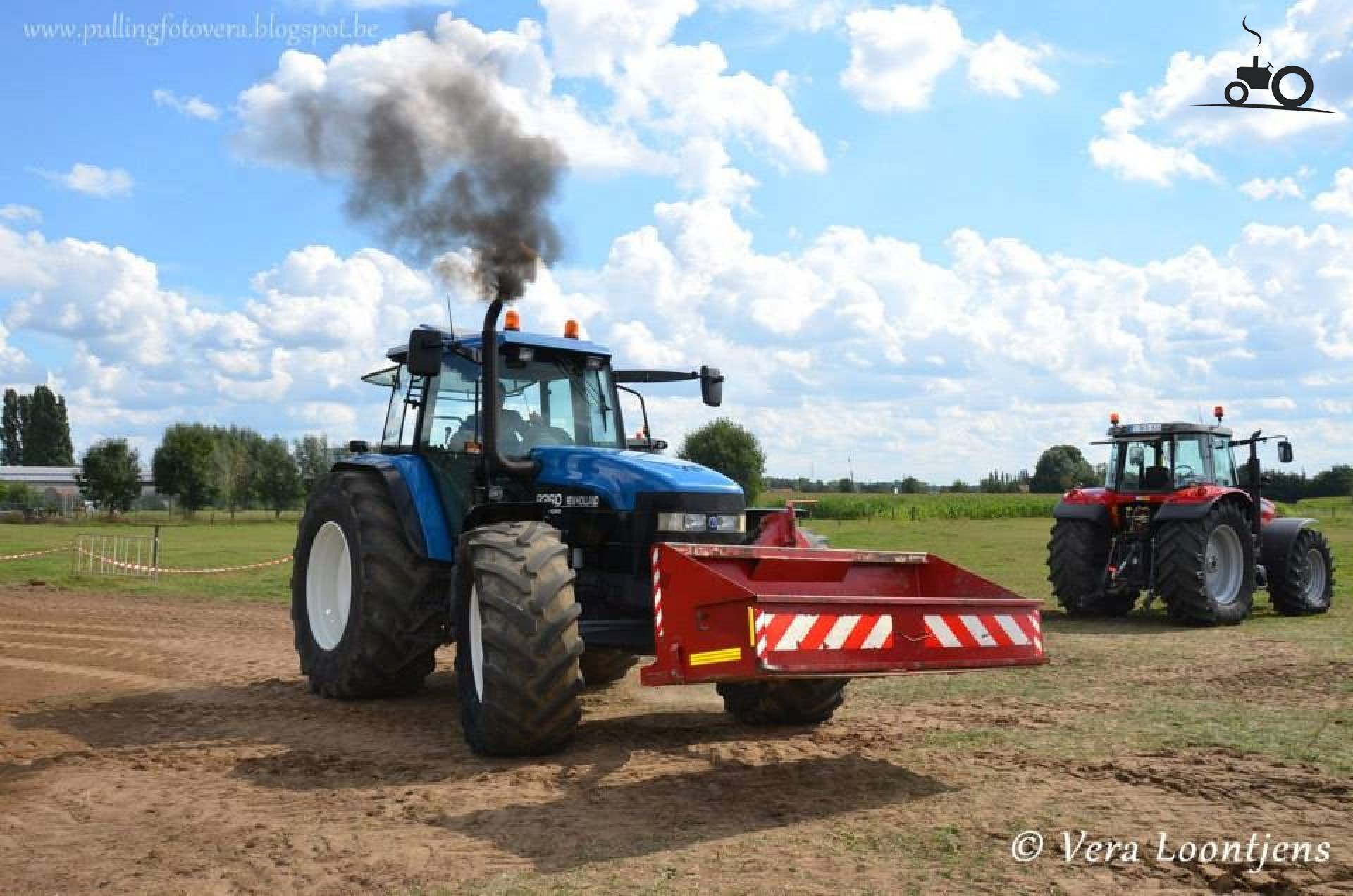 Foto New Holland 8360 #791538