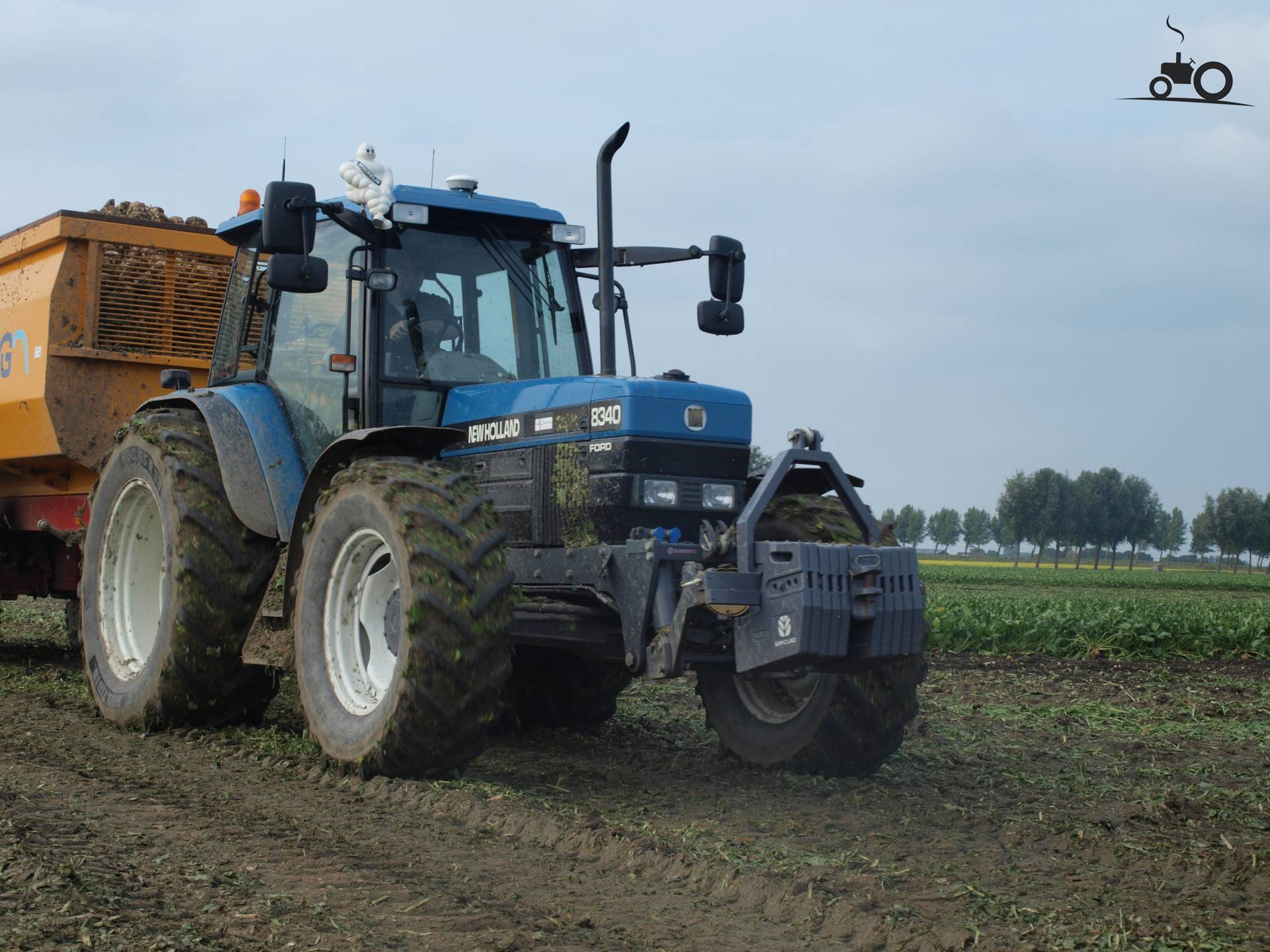 Foto New Holland 8340 #793421