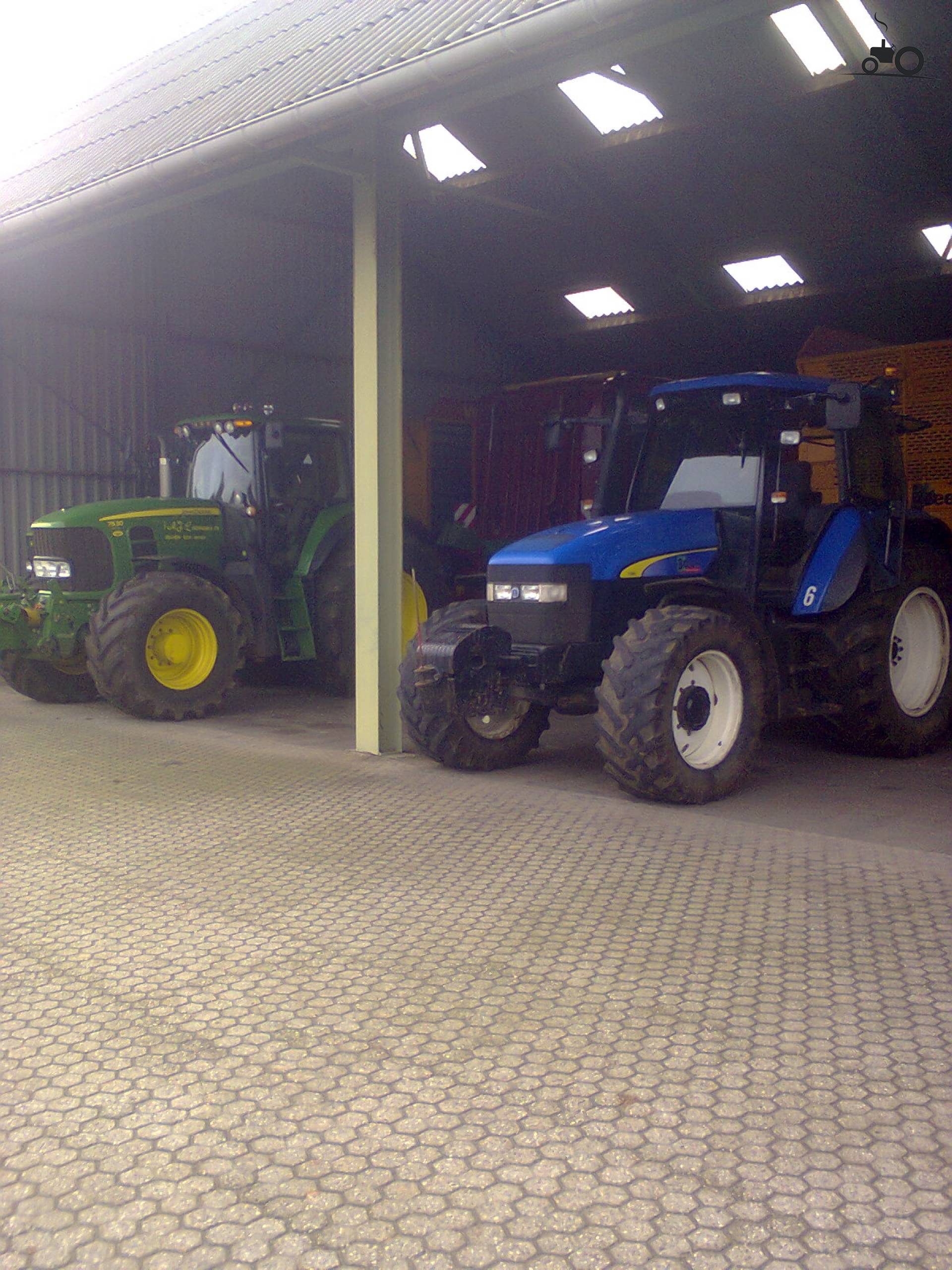 Foto New Holland TM 120 #800686