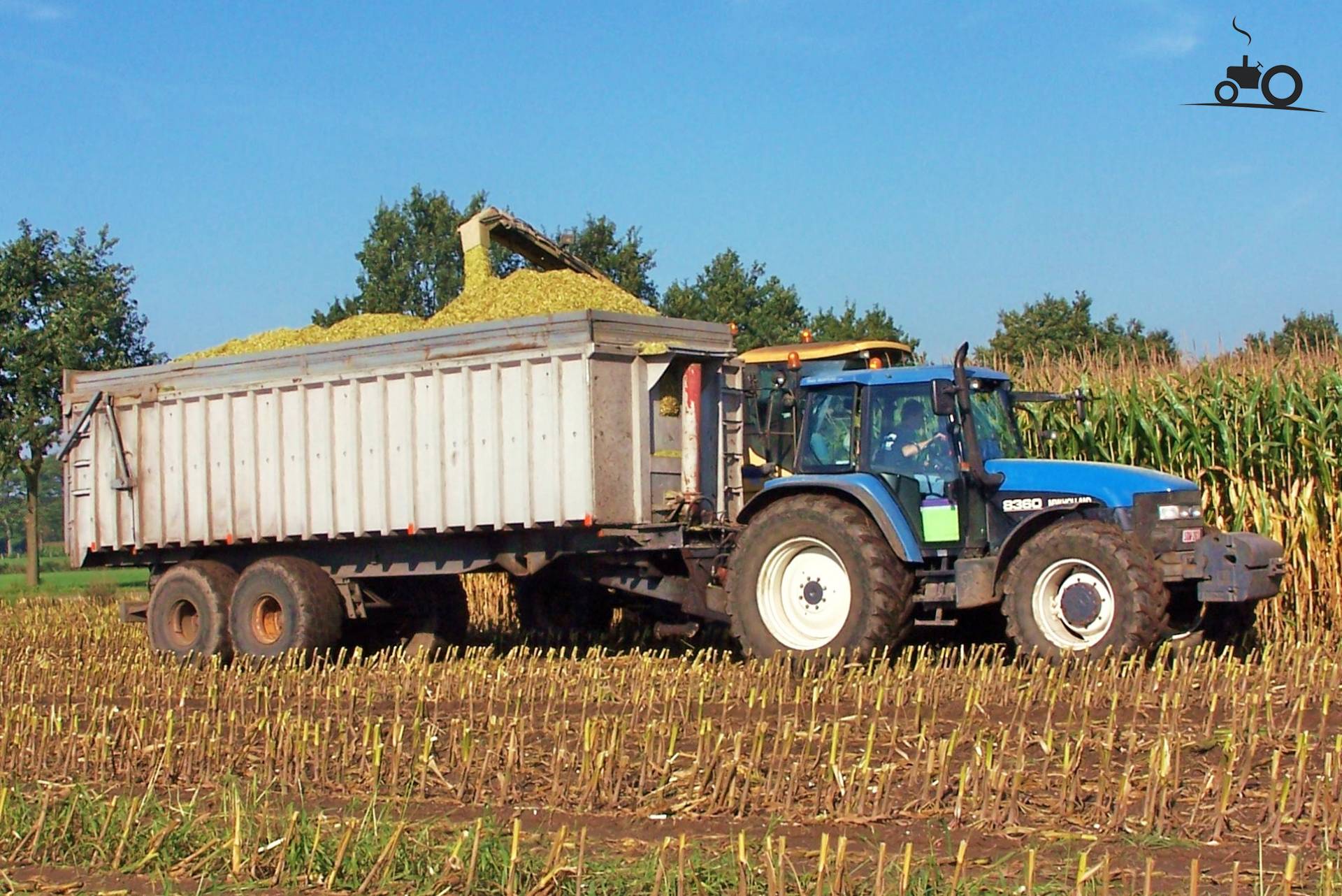 Foto New Holland 8360 #812347