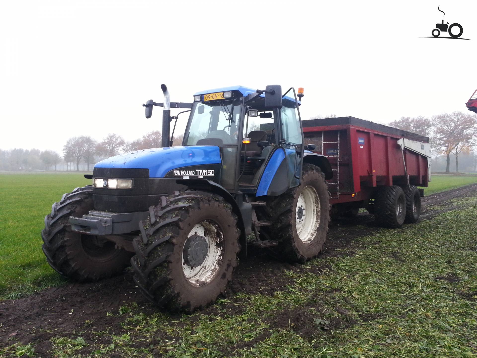 Foto New Holland TM 150 #817442