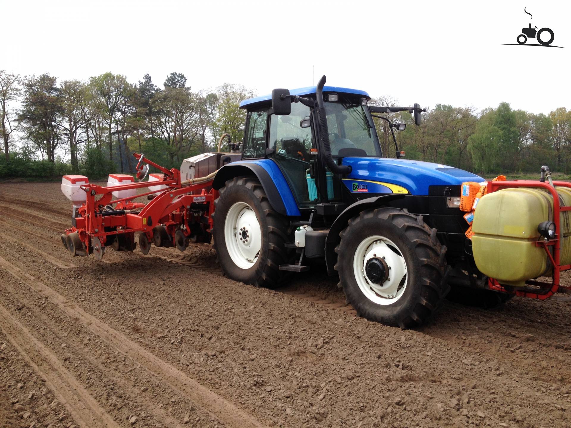 Foto New Holland TM 120 #841628