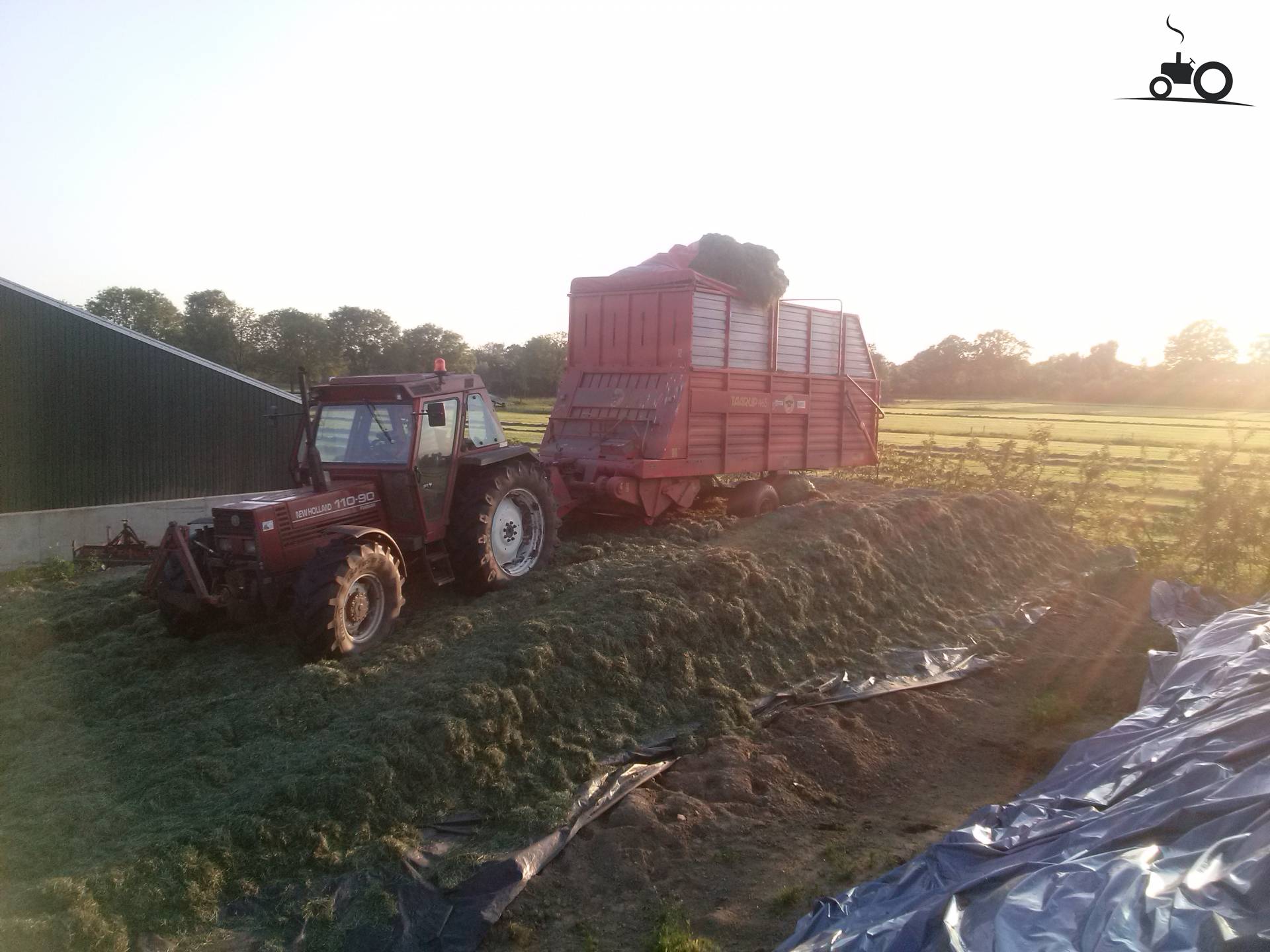 Foto New Holland 110-90 #848143