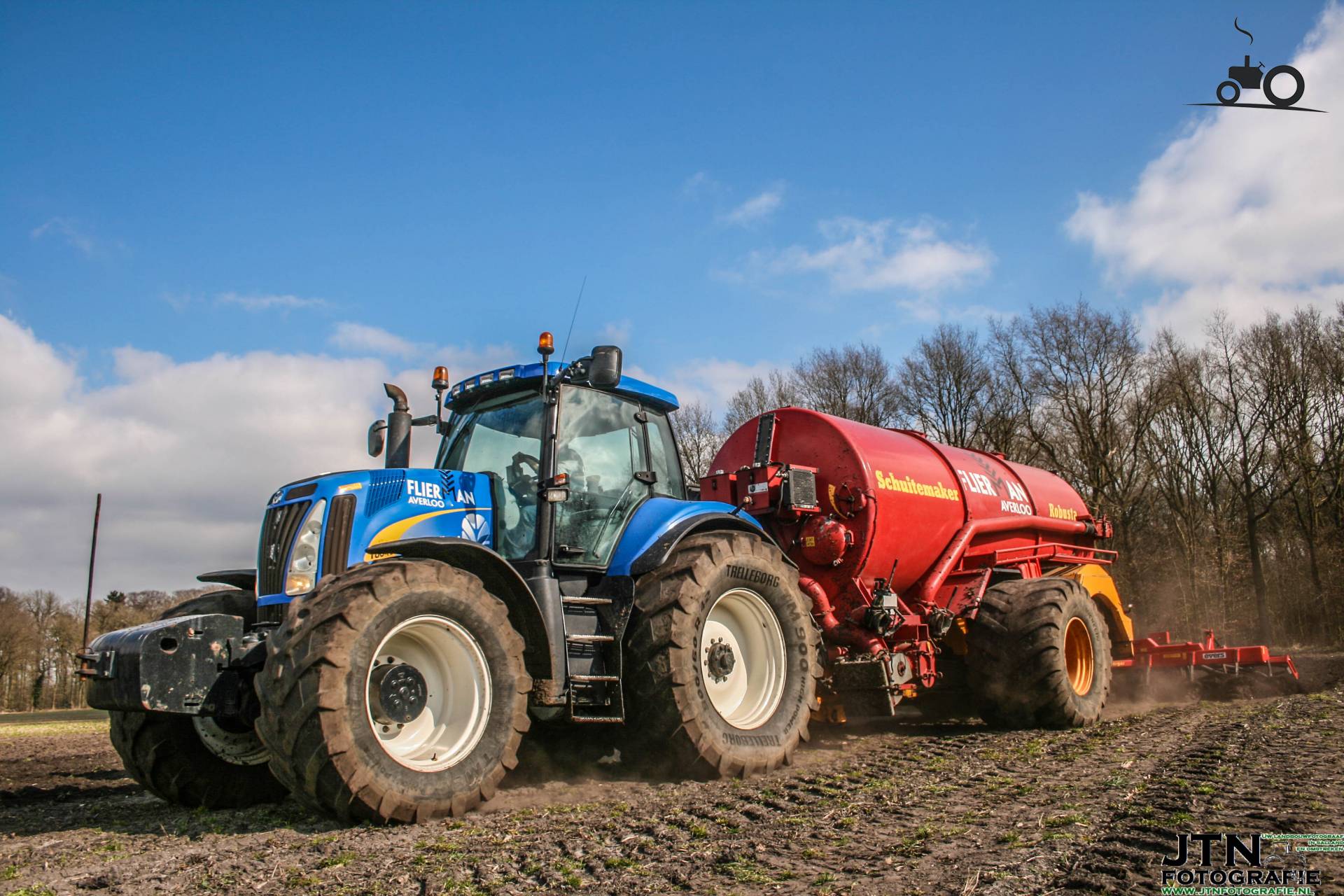 Foto New Holland T 8040 van Http://www.jtnfotografie.nl