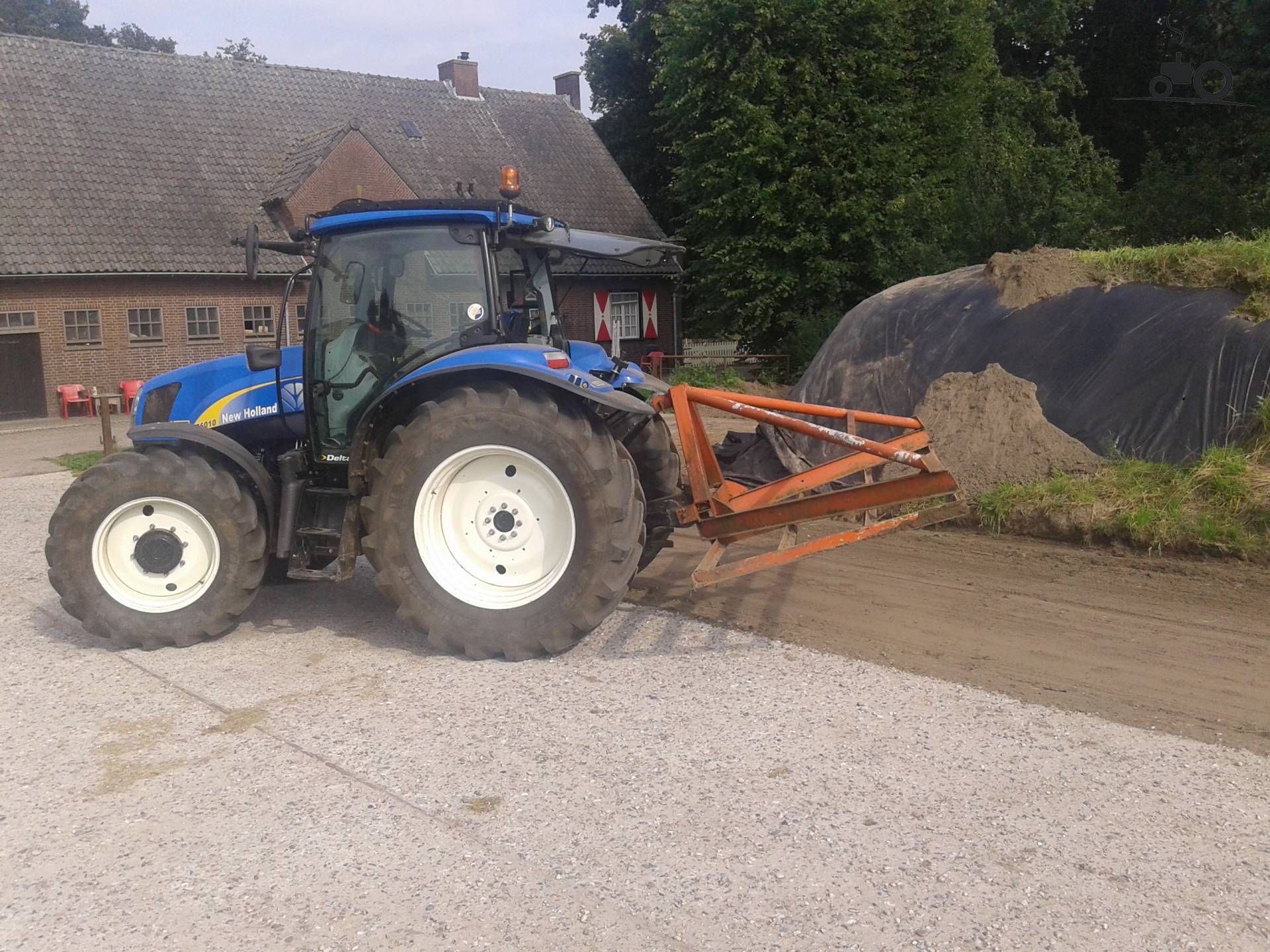 New Holland T 6010 Delta