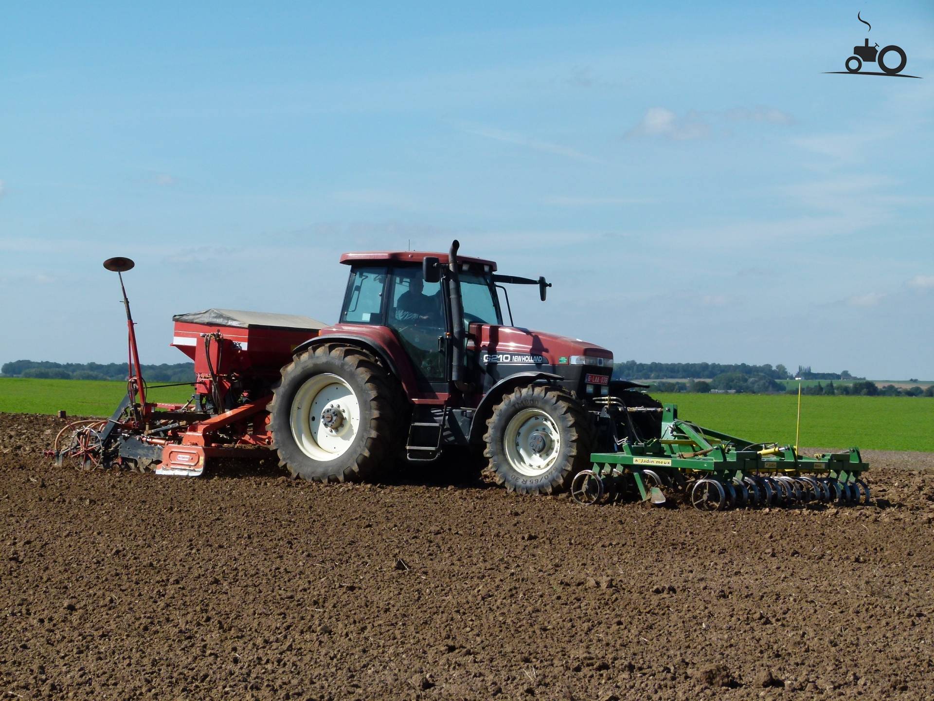 New Holland G 210