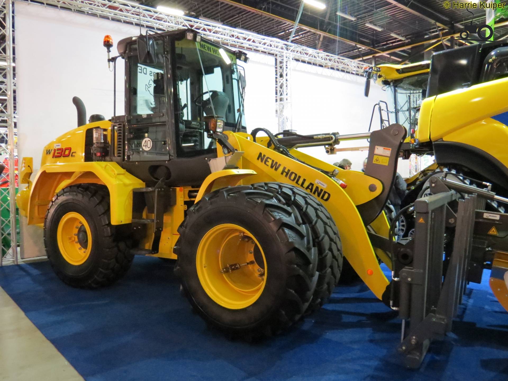 New Holland W 130