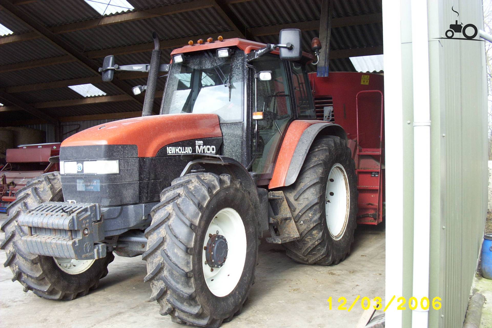 Foto New Holland M 100 #9528