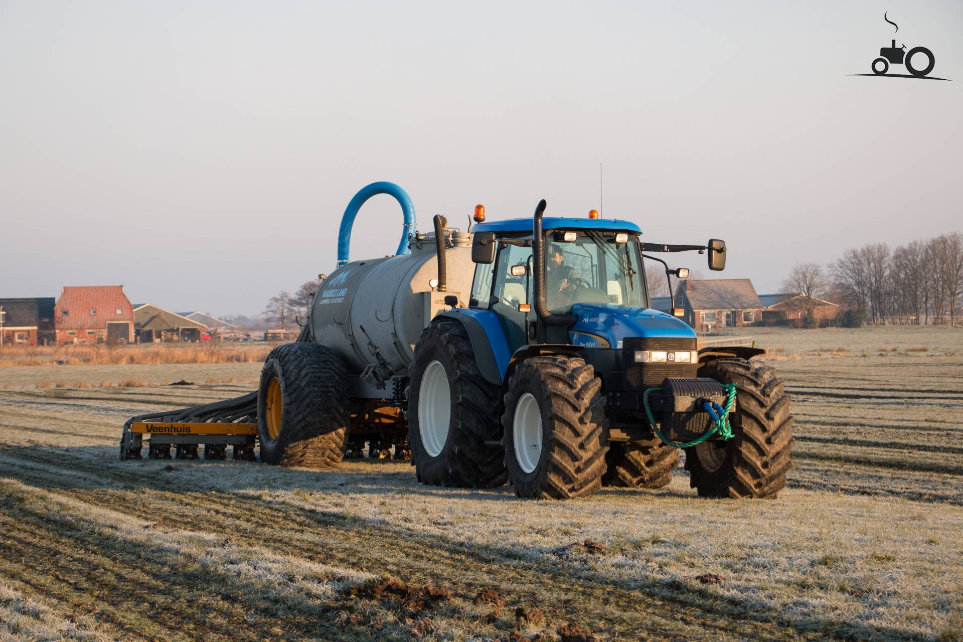 Foto New Holland TM 140 #955659