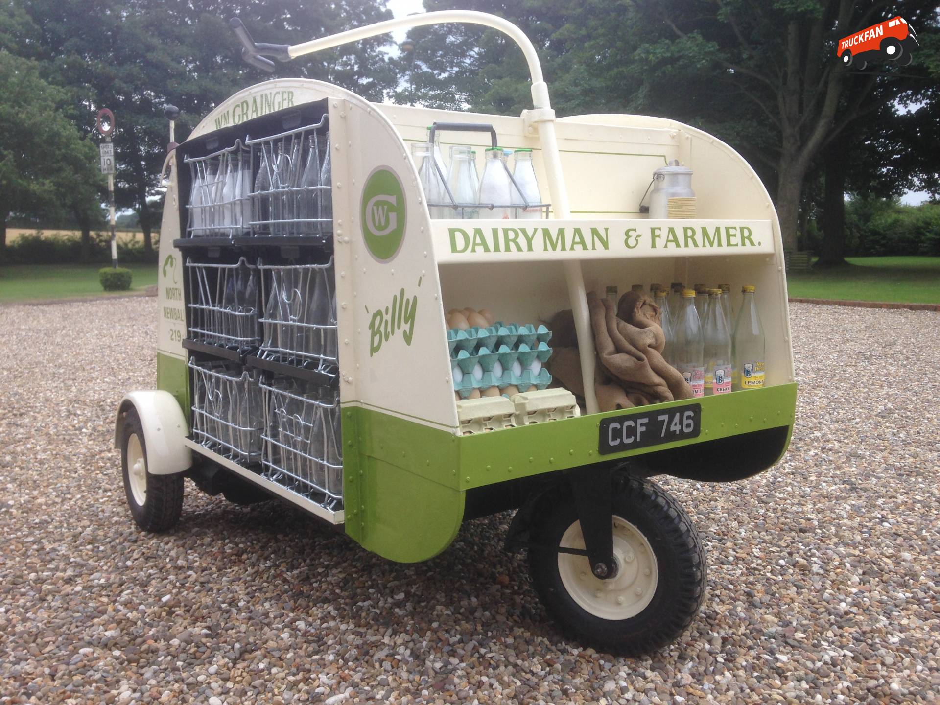 Foto Nipper Truck Milk Float #1124868