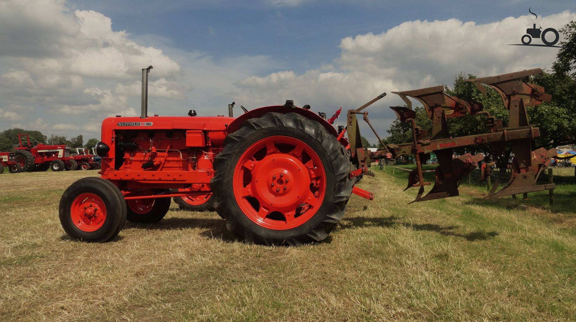 Foto Nuffield 10/90 #653887